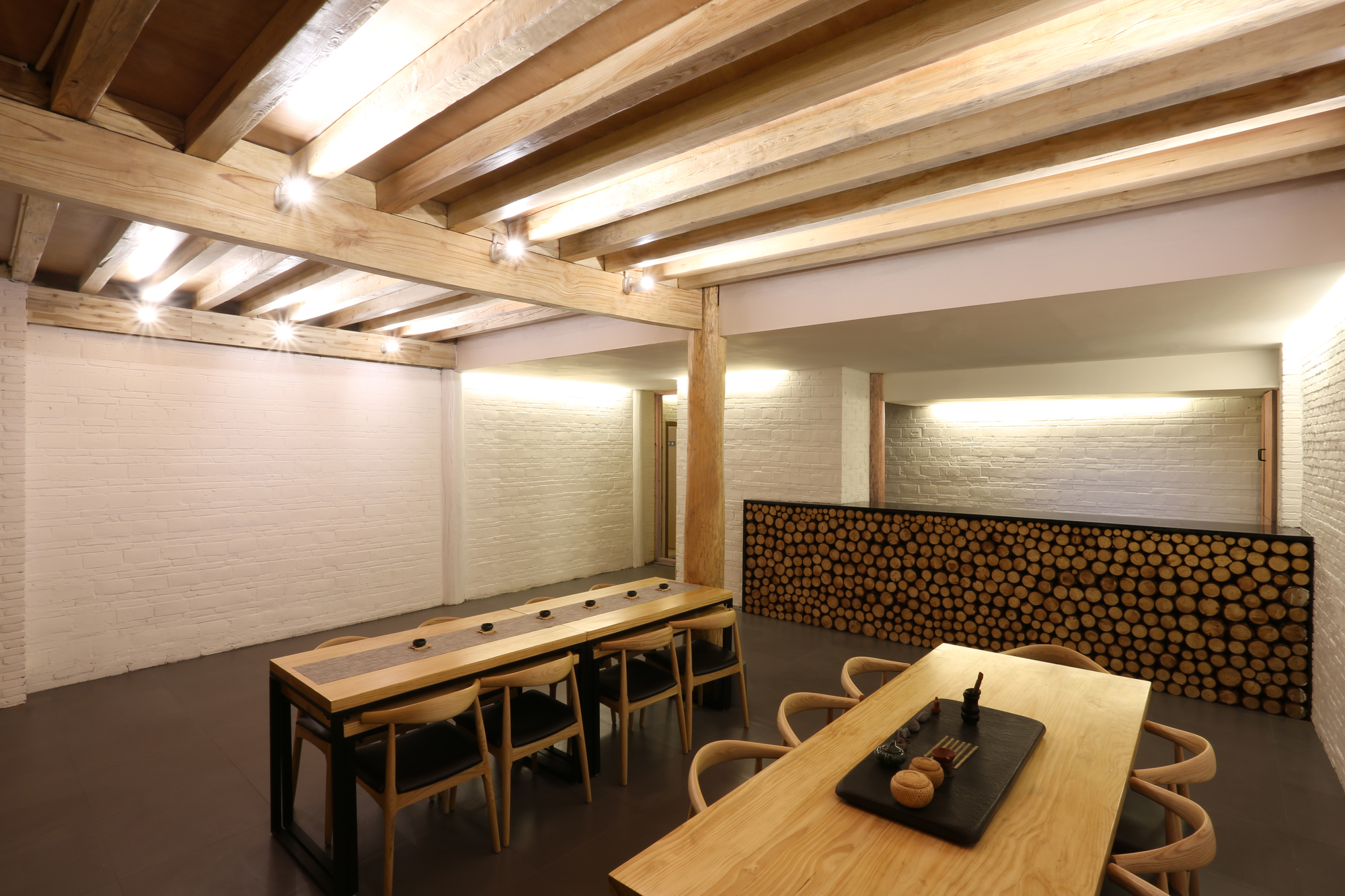 Gallery of Triangle Hotel / TAG - 25