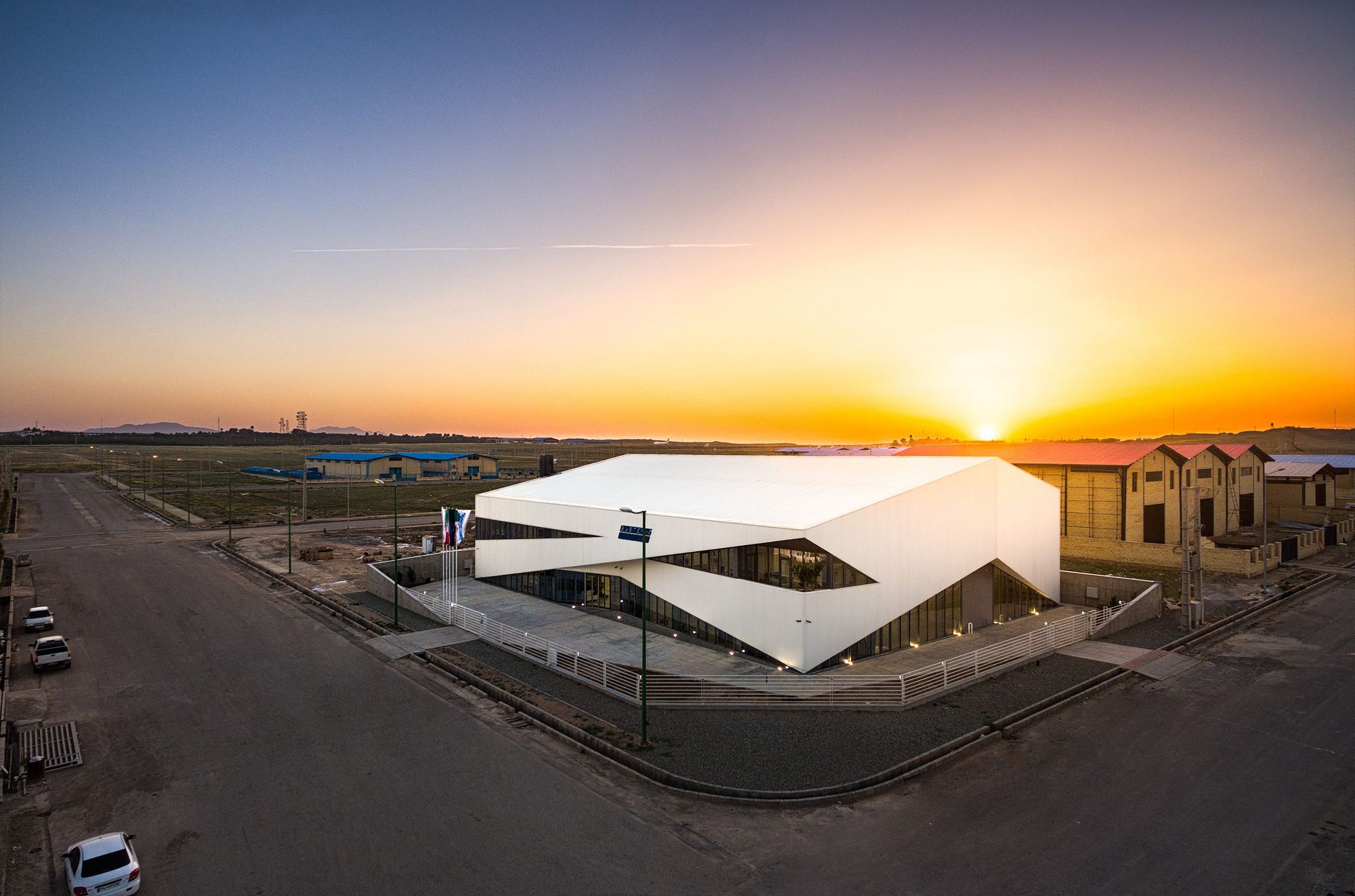 System Warehouse / Olgooco | ArchDaily