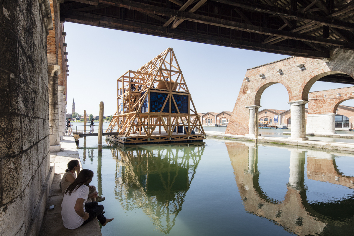 Gallery of A Deep Dive Into the Sad Story of the Makoko Floating School - 6