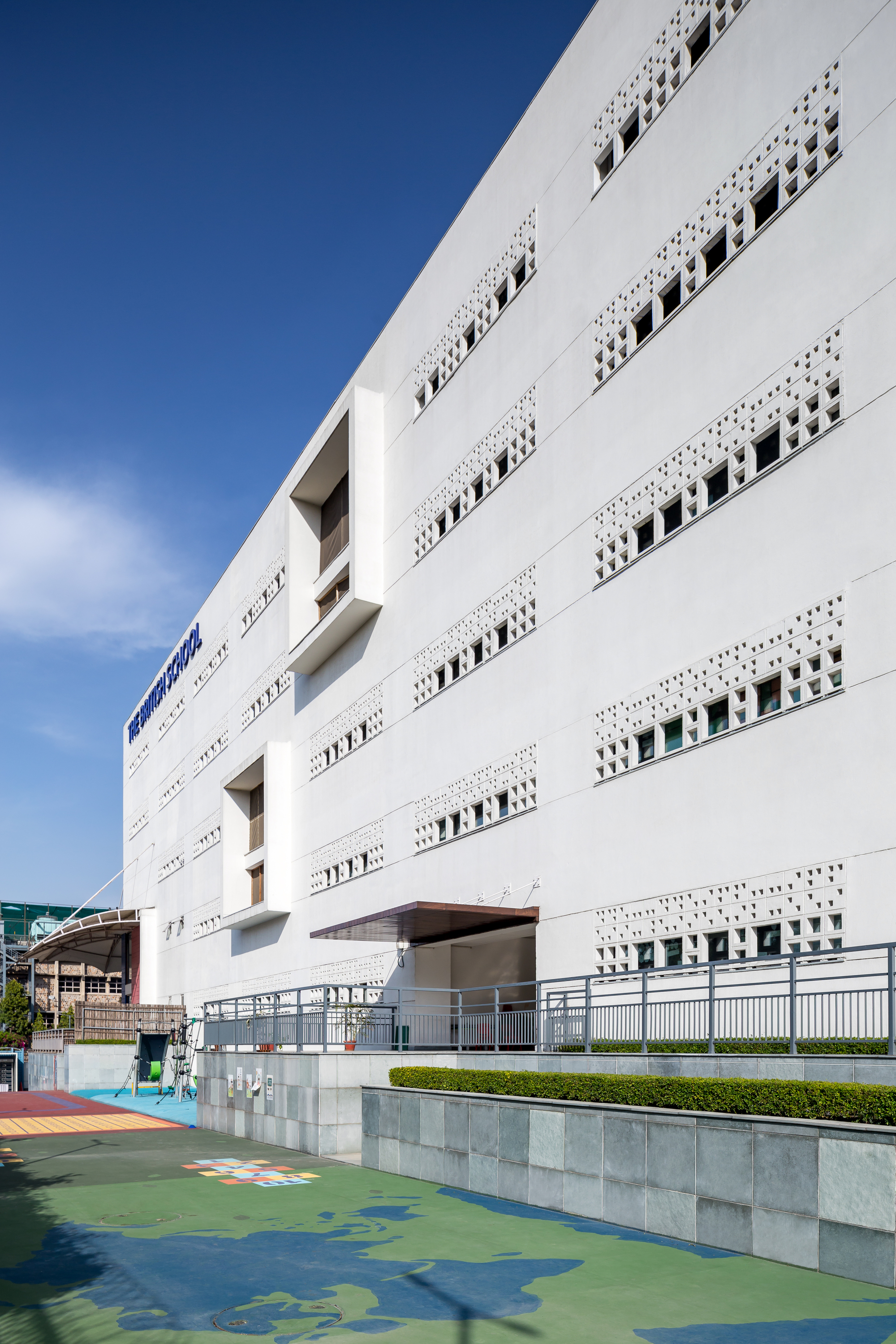 Gallery of The British School / Morphogenesis - 22