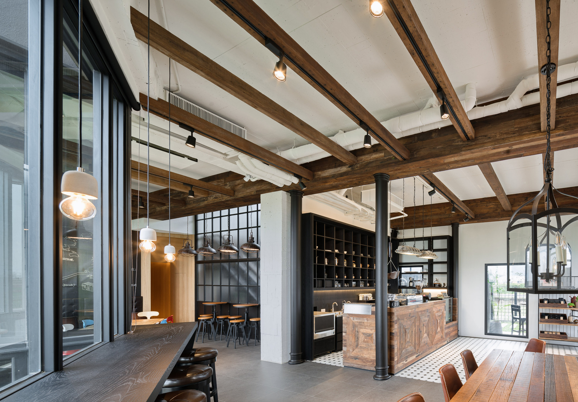 Gallery of Black House / C3 - 12