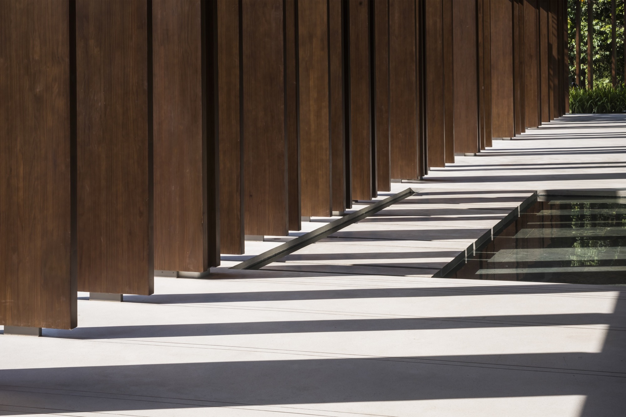 Gallery of Louvers House / MIA Design Studio - 22