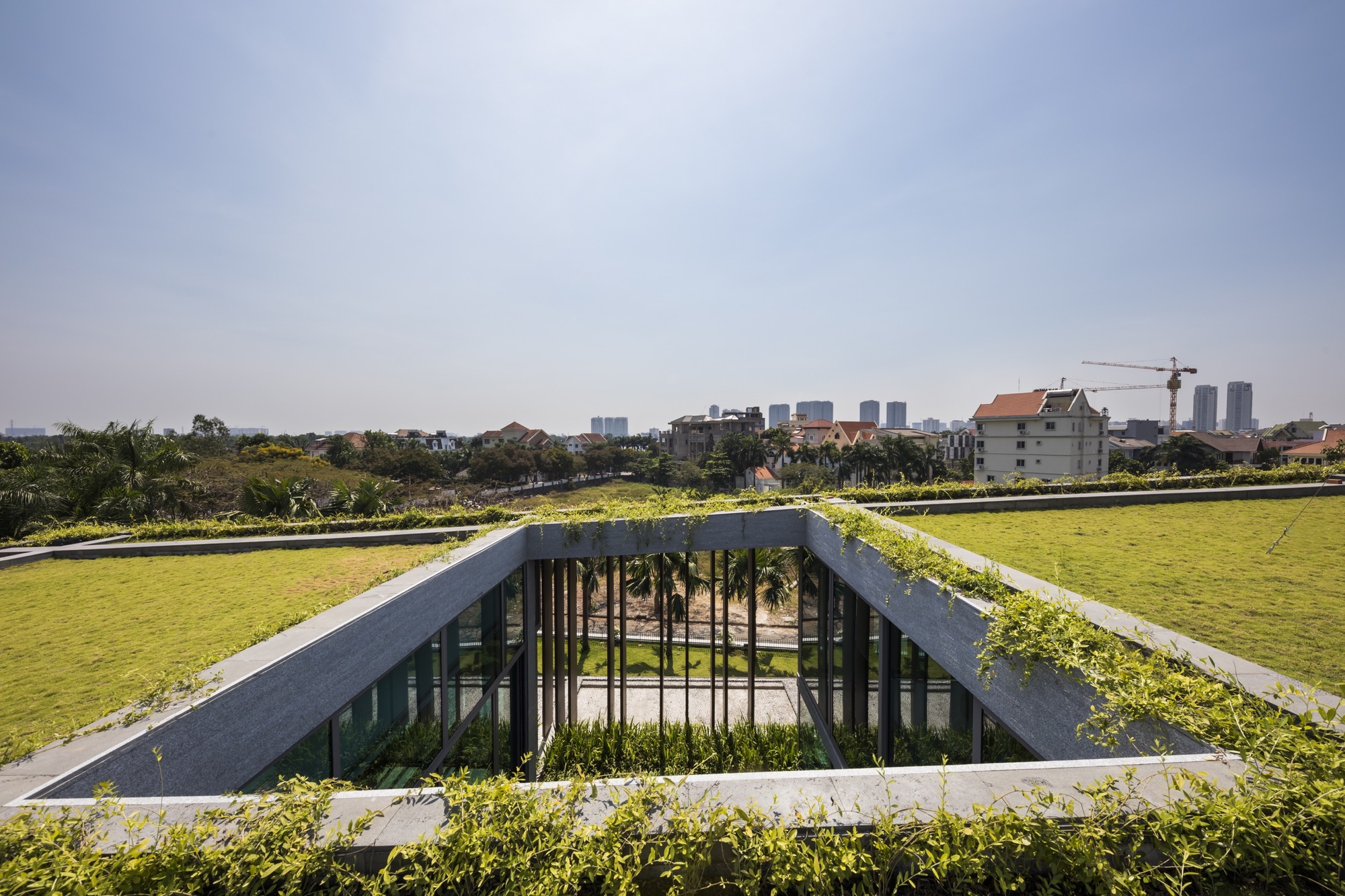 Gallery of Louvers House / MIA Design Studio - 6