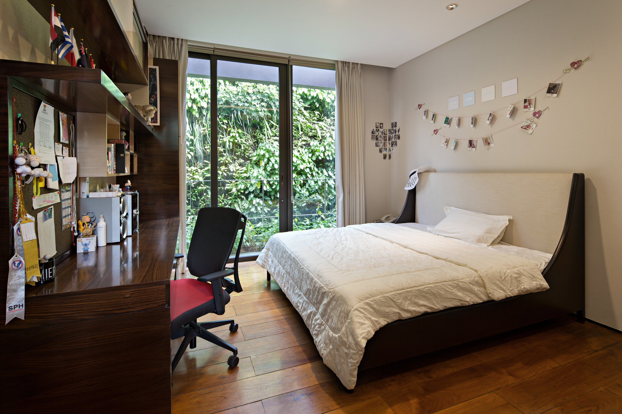 Gallery of A Box in Disguise / Wahana Architects - 16