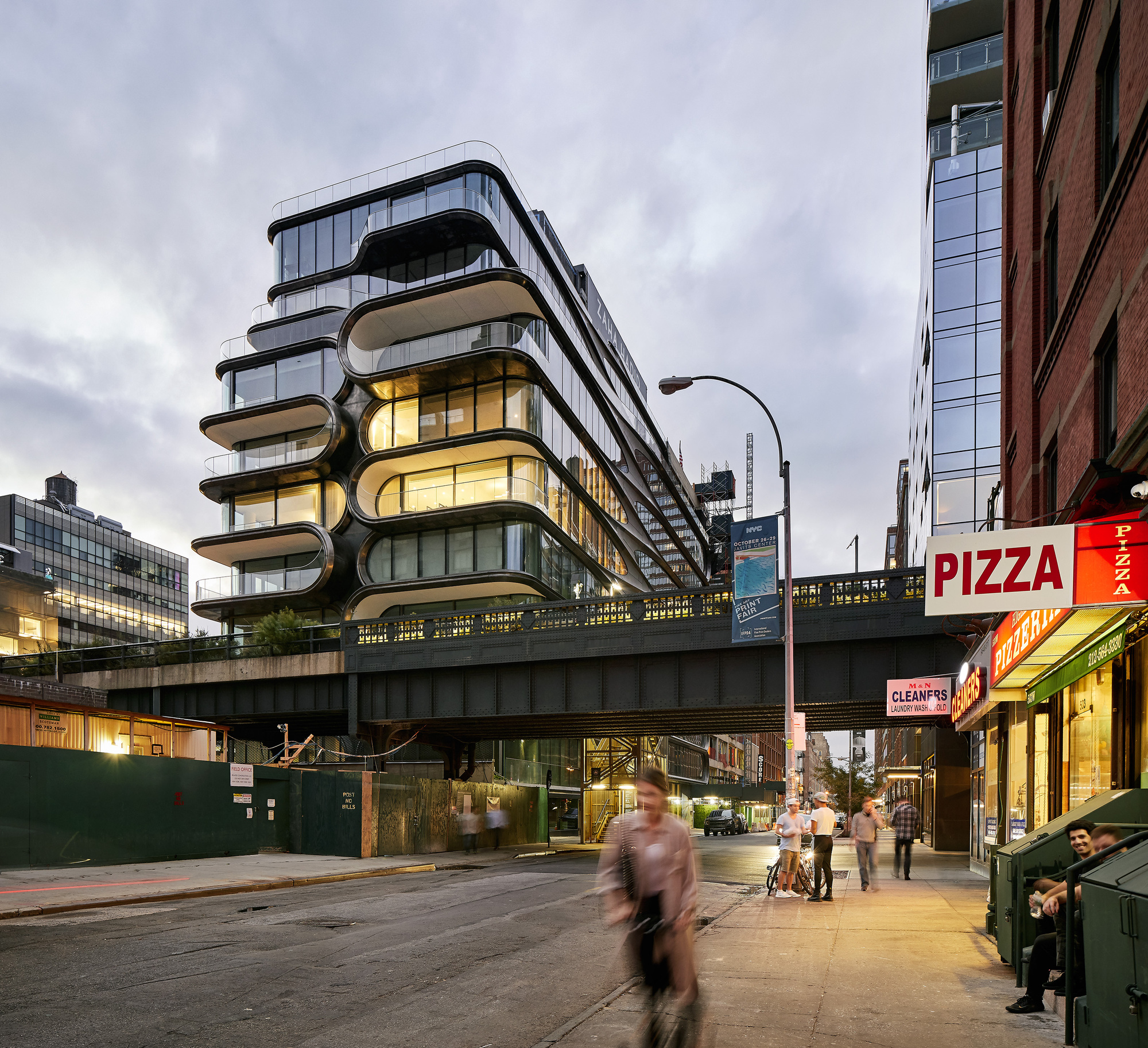 Gallery of 520 West 28th / Zaha Hadid Architects - 6