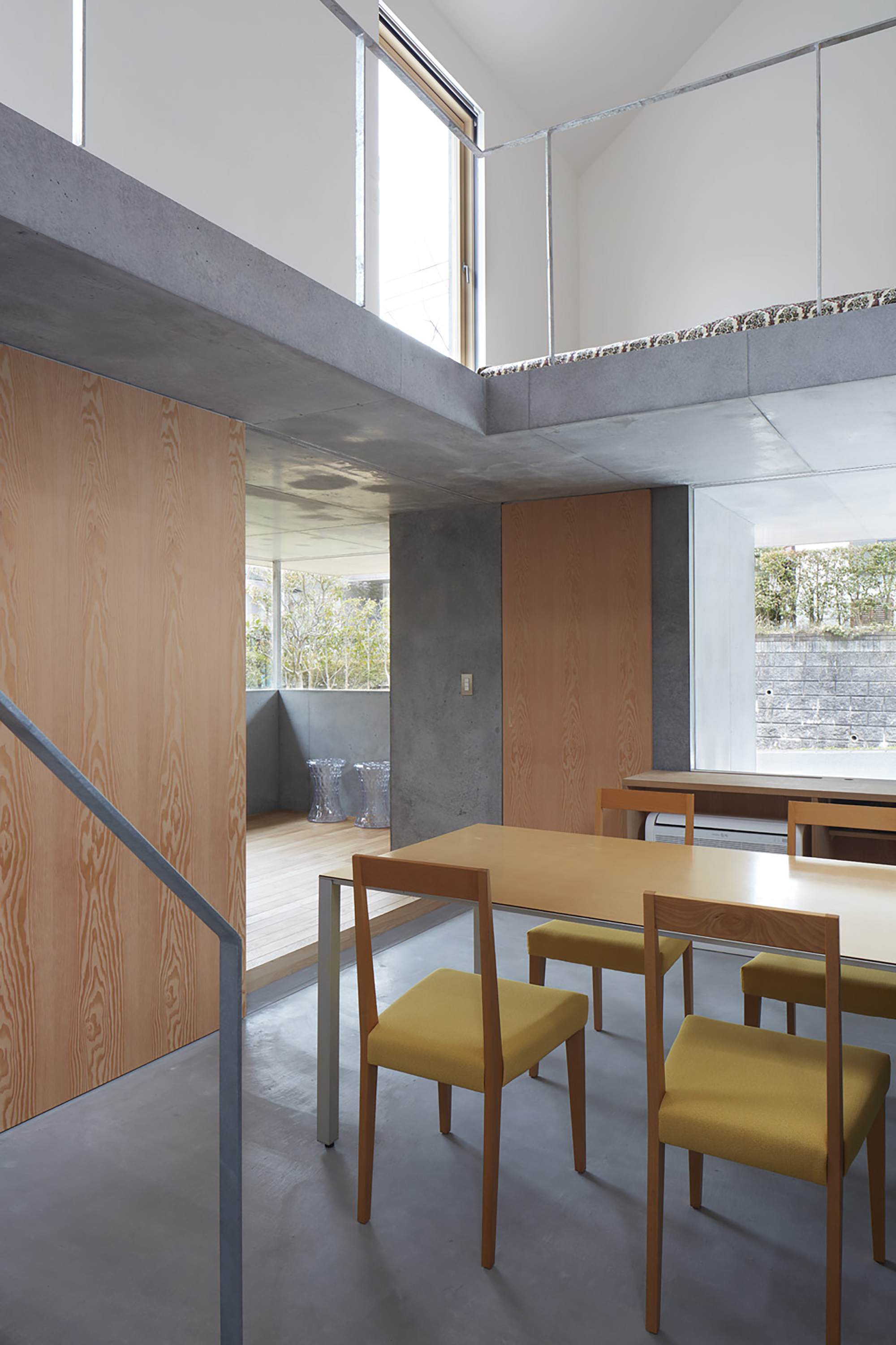 Gallery of Floating Hut / Tomohiro Hata Architect and Associates - 7