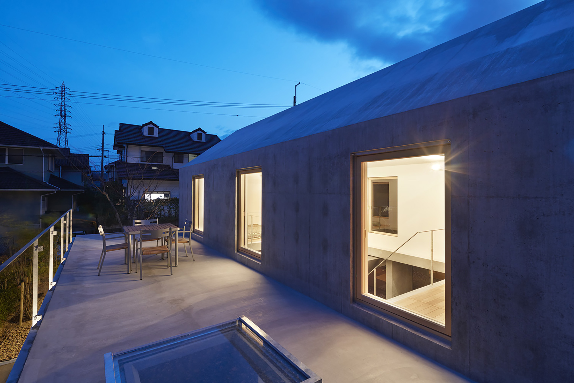 Gallery of Floating Hut / Tomohiro Hata Architect and Associates - 26
