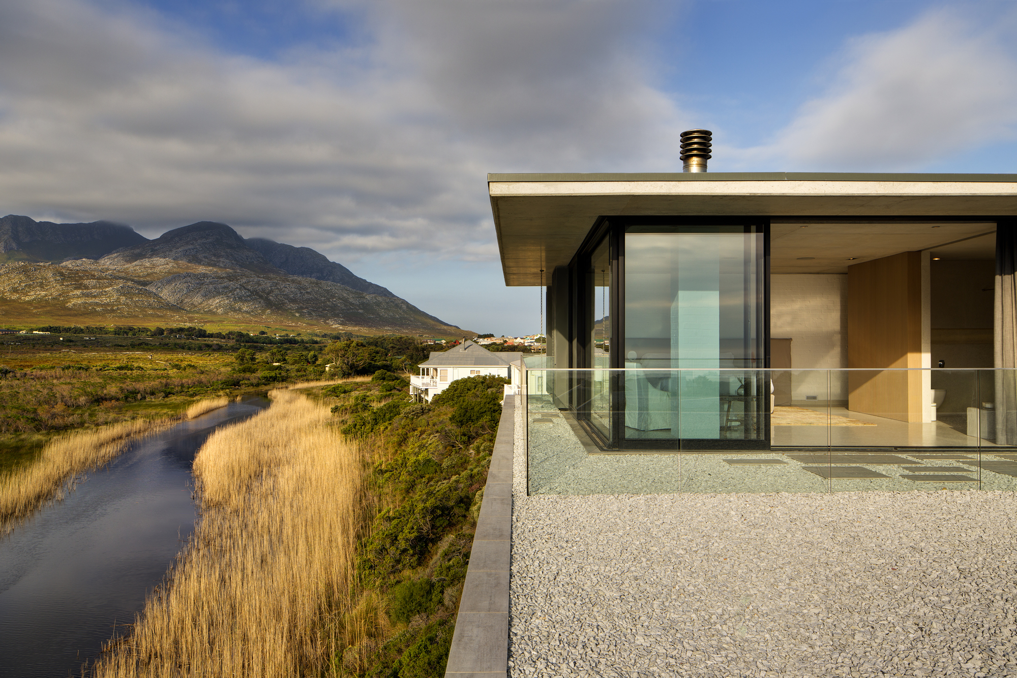 Gallery of Restio River House / SAOTA - 3