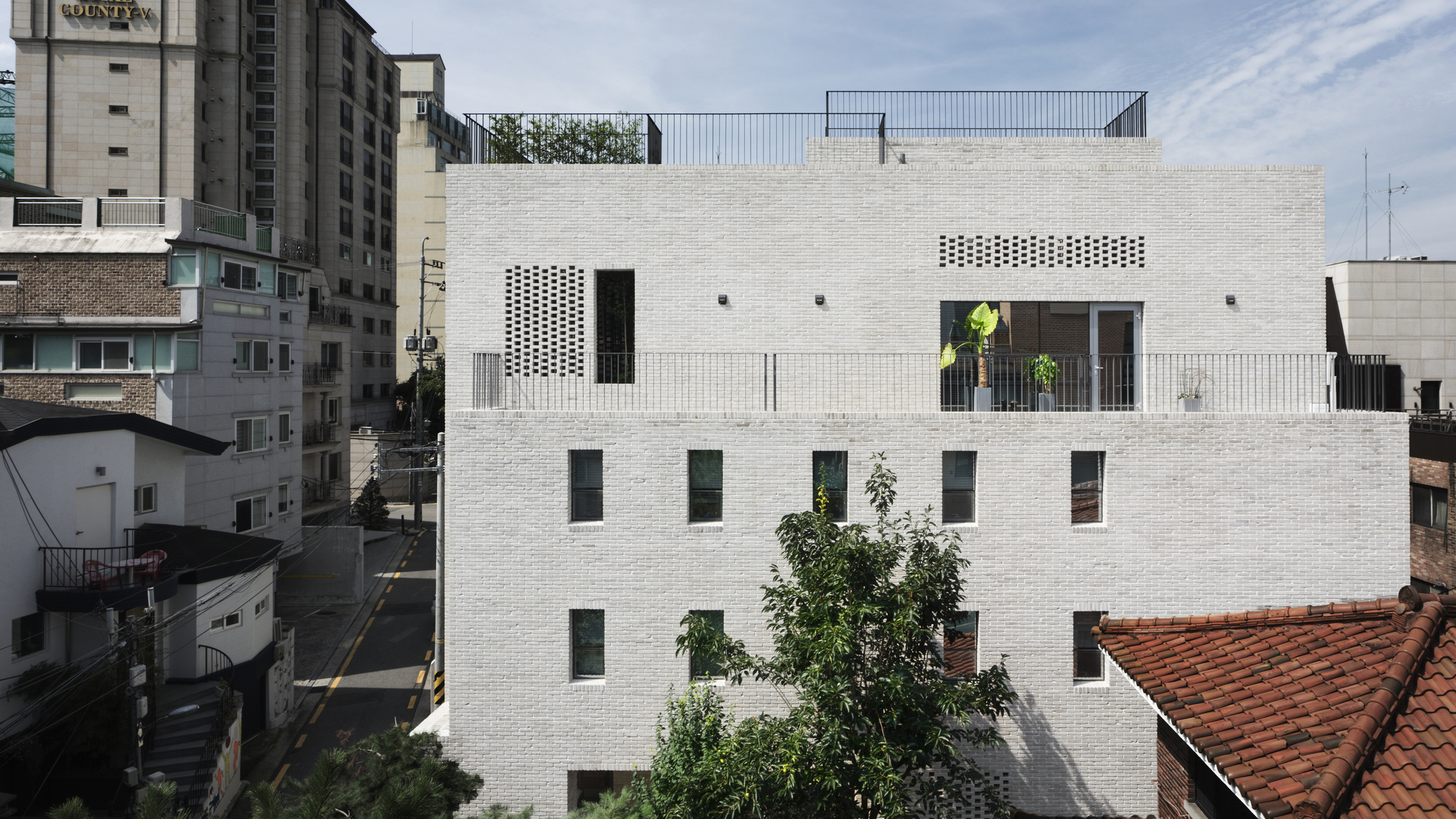 Gallery of YKH Associates HQ in Seoul / YKH Associates - 17