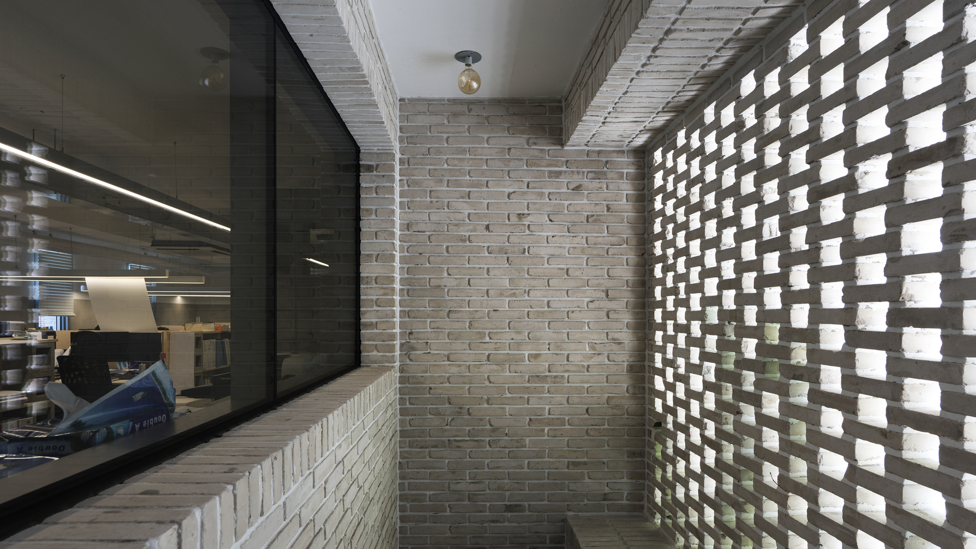 画廊 YKH 建筑事务所办公室 / YKH Associates - 18