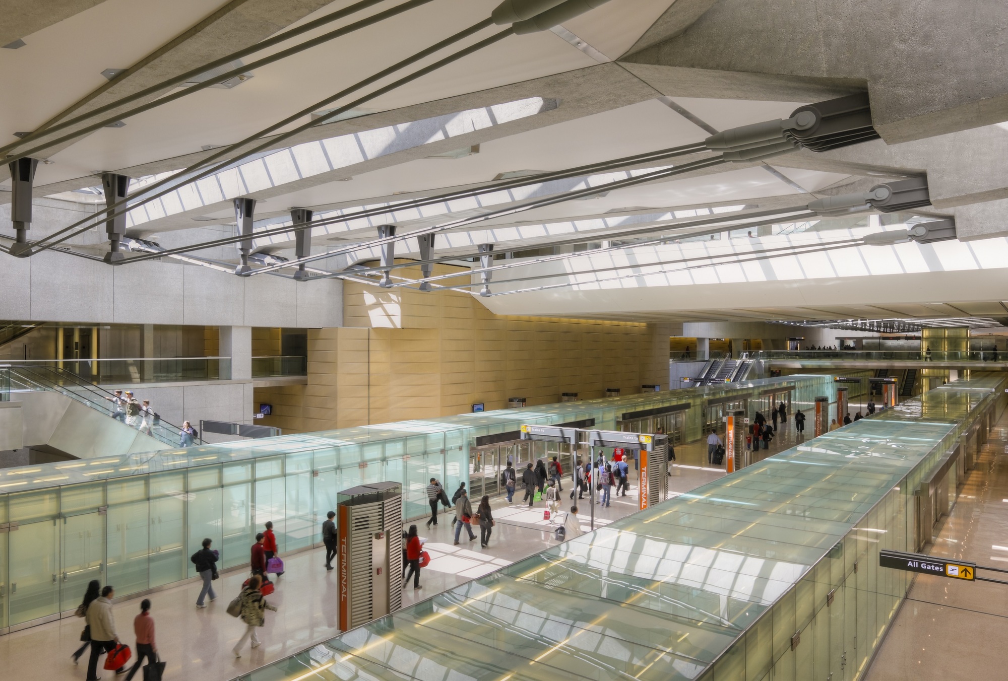 Gallery of When it Comes to Building a Better Airport, "It Never Pays ...