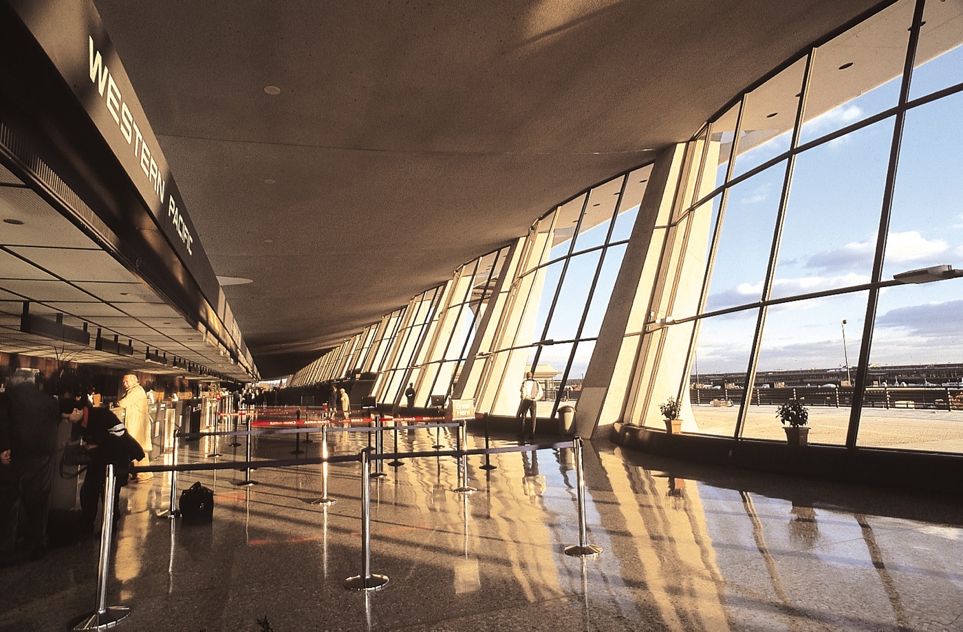 Gallery of When it Comes to Building a Better Airport, "It Never Pays ...