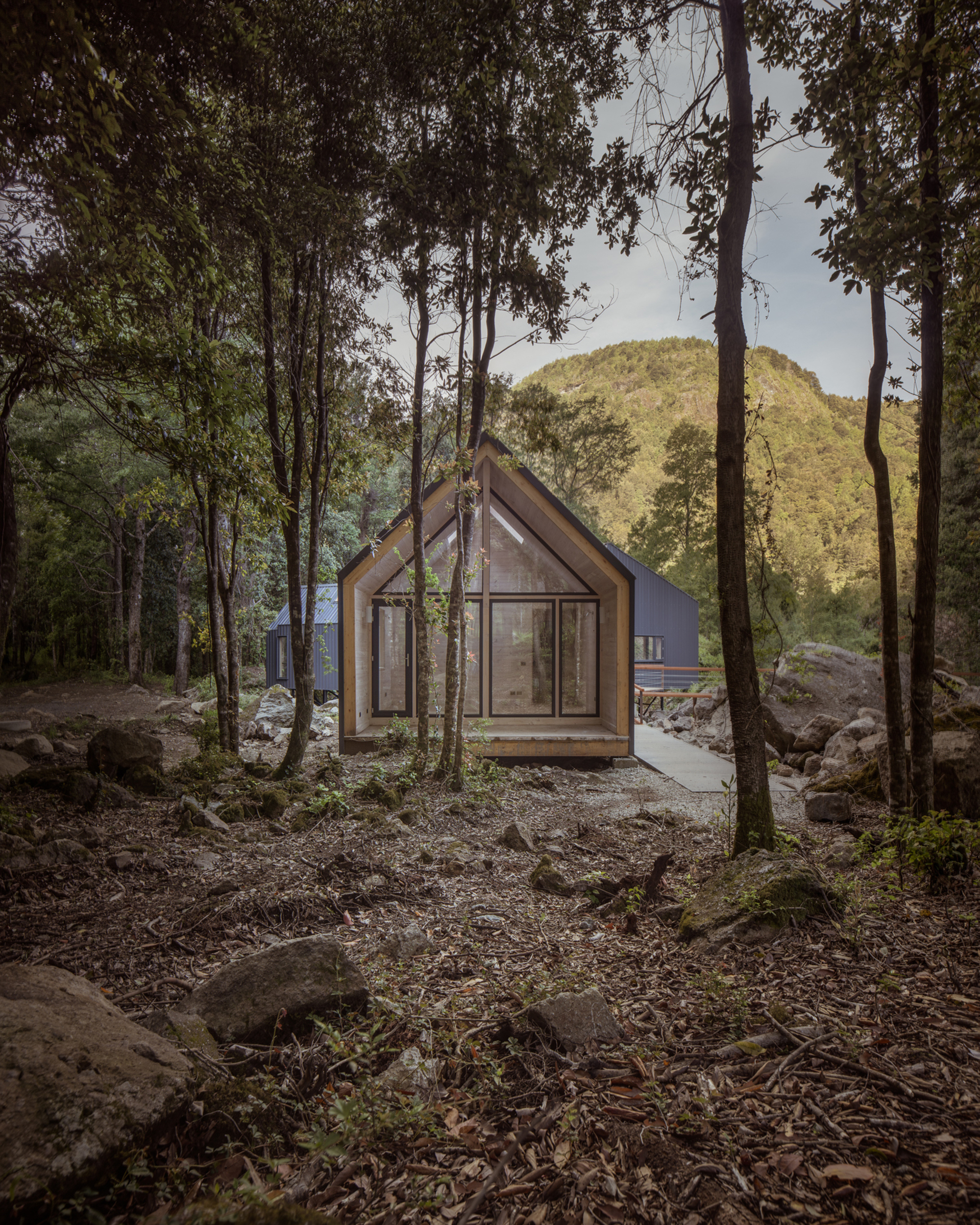 Galería de Casa sobre las Rocas / Schwember García-Huidobro Arquitectos ...