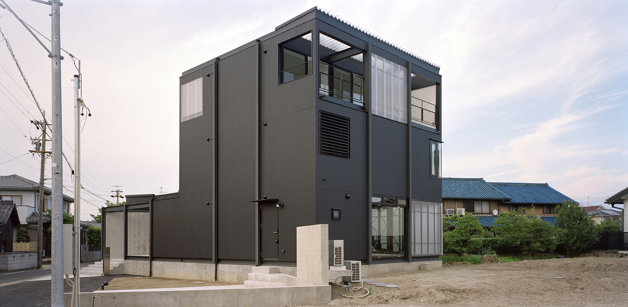 Gallery of Corrugated-Sheet House / Daisuke Yamashita Architects - 18