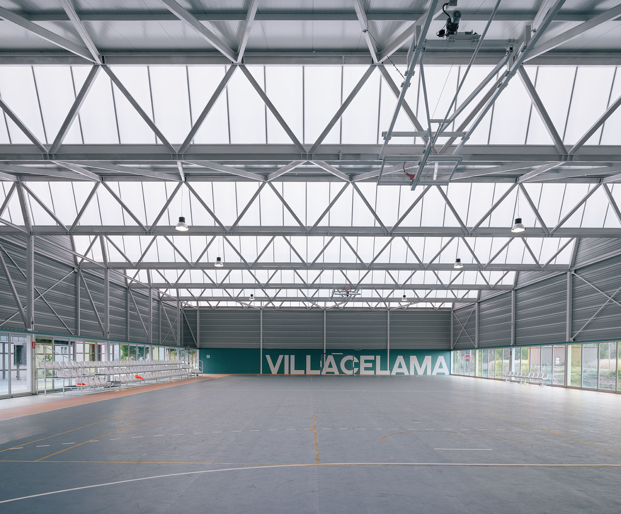 Gallery of Villacelama Multisport Pavilion / QUIRÓS PRESA - 15