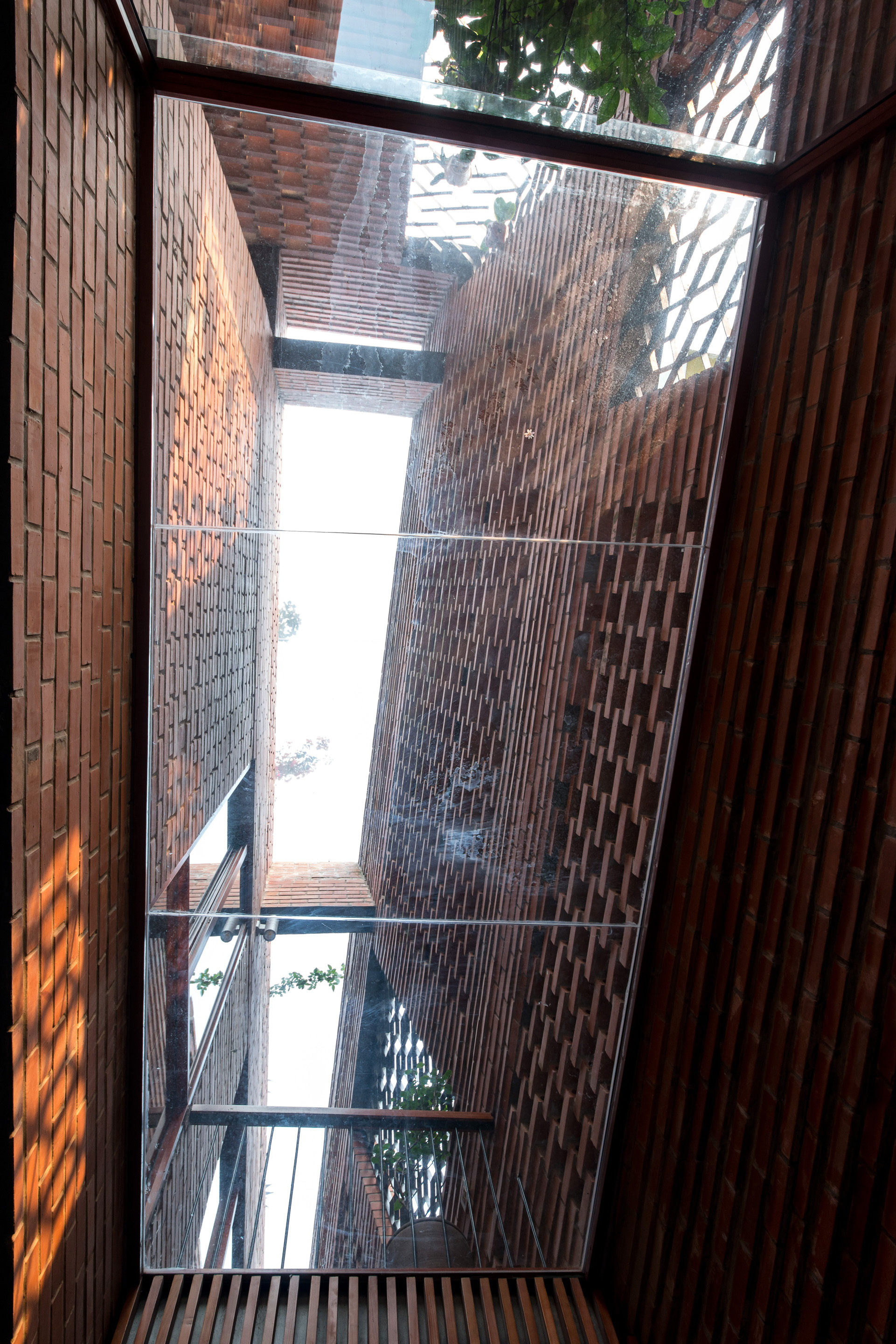 Gallery of Brick Cave / H&P Architects - 37