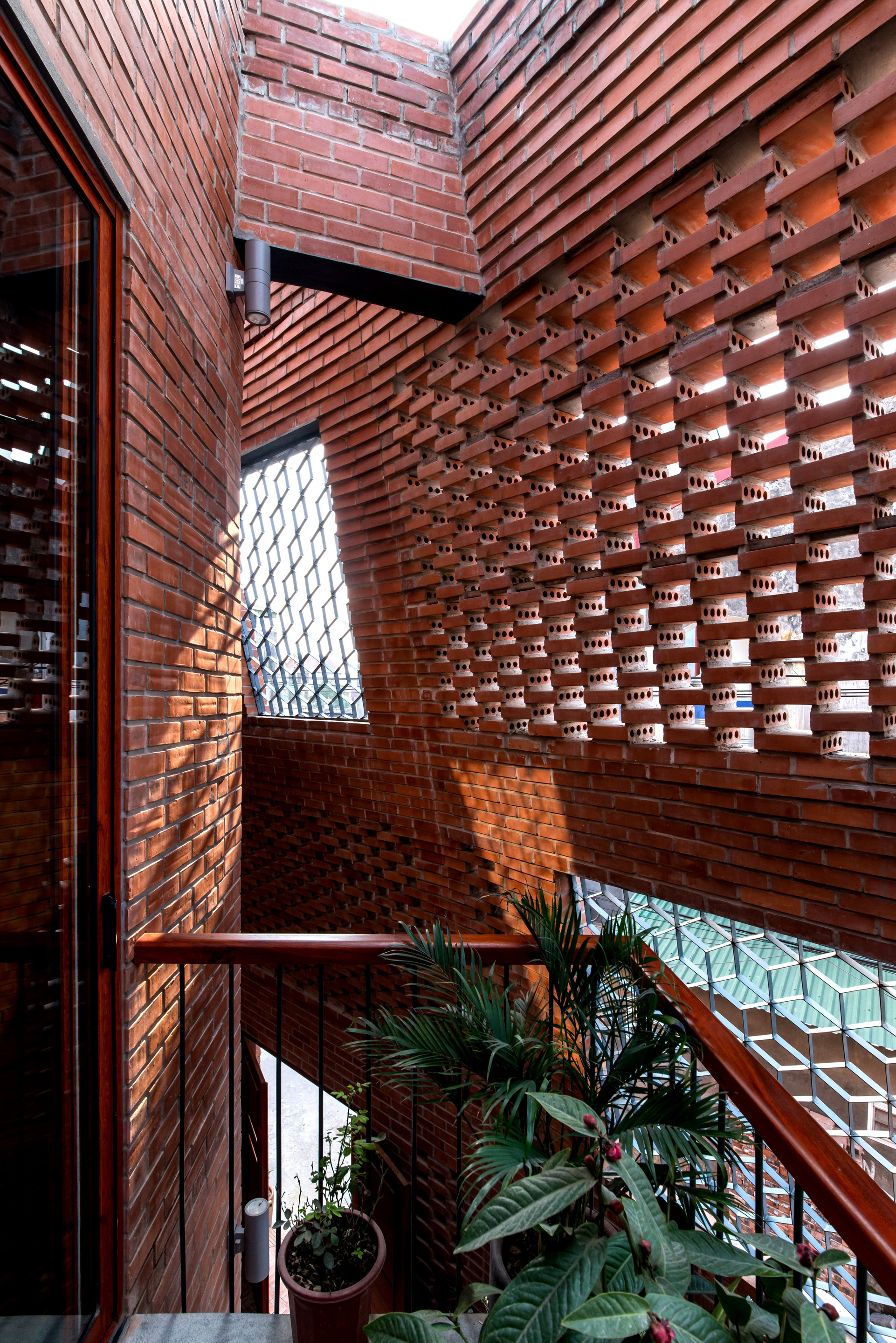 Gallery of Brick Cave / H&P Architects - 26