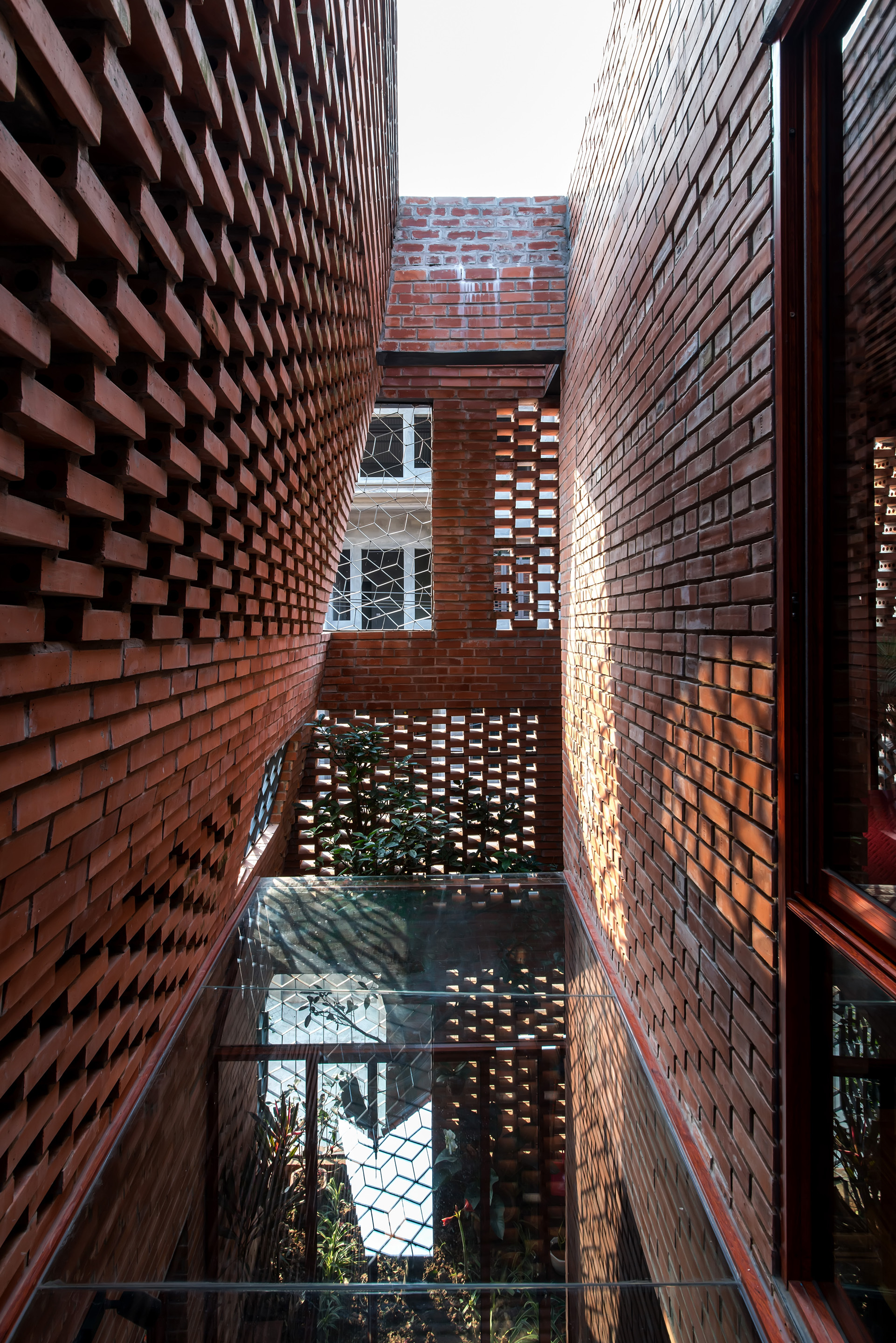 Gallery of Brick Cave / H&P Architects - 3