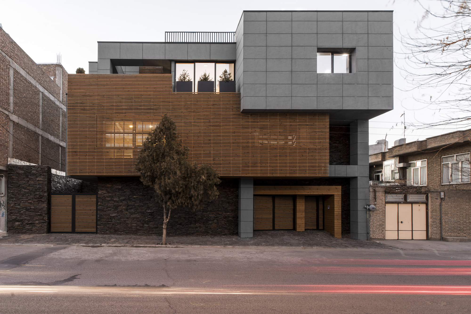 Gallery of Amini House / Shoresh Abed - 11
