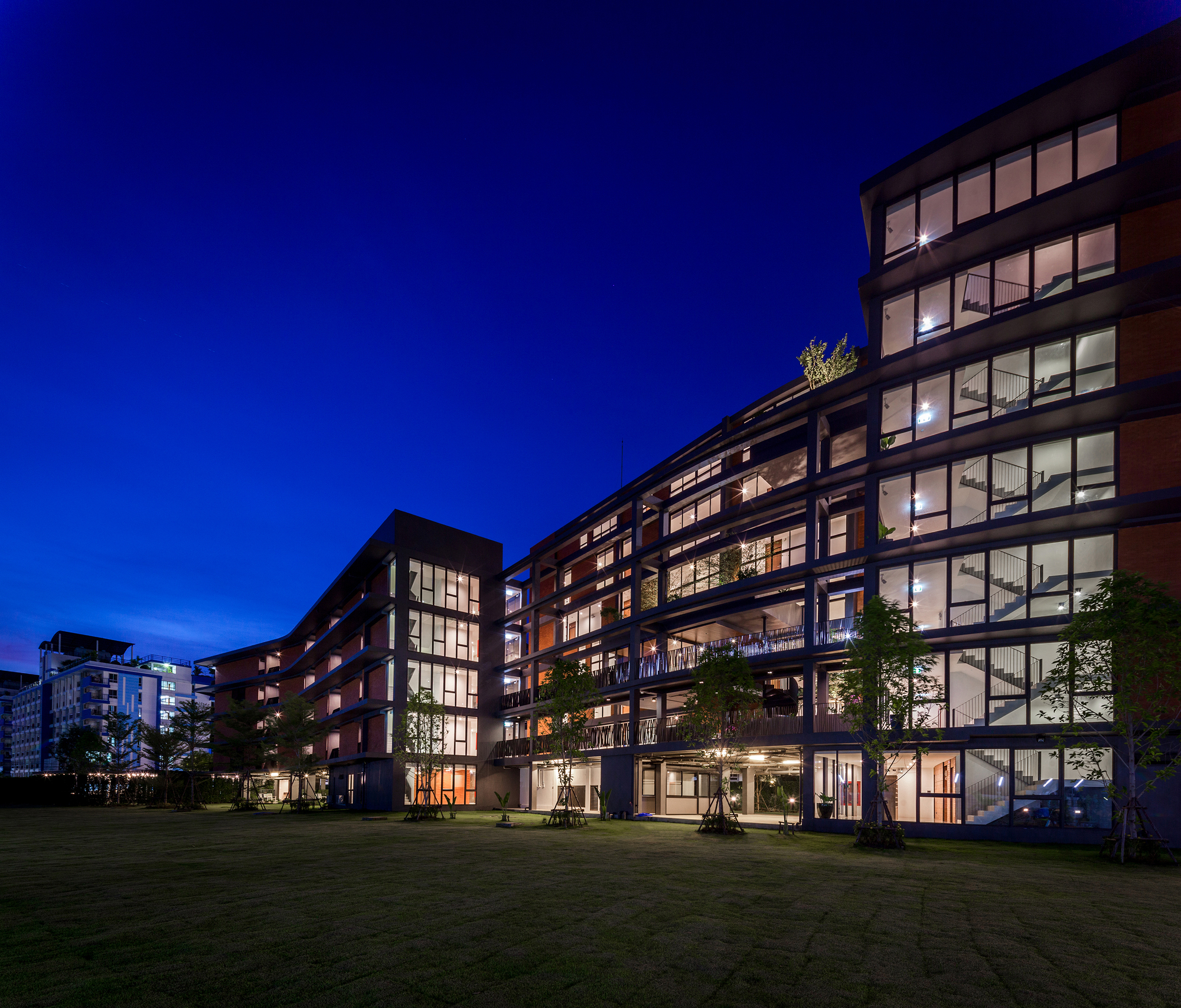 Gallery of Siriphat Dormitory / IDIN Architects - 16