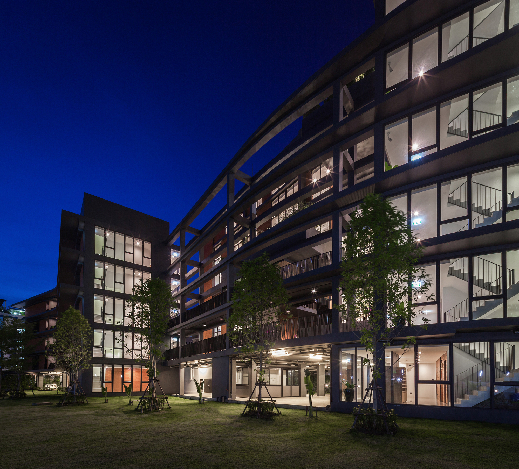 Gallery of Siriphat Dormitory / IDIN Architects - 14