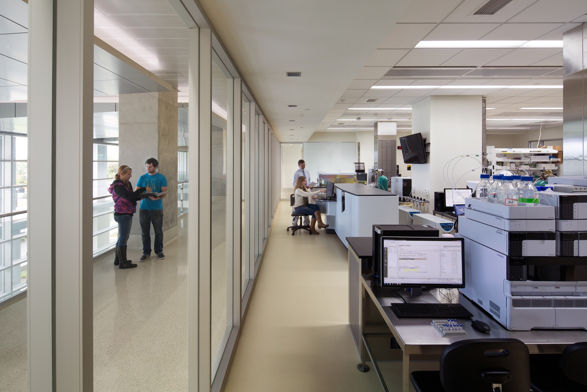 Gallery of Kenwood Interdisciplinary Research Complex / Flad Architects ...