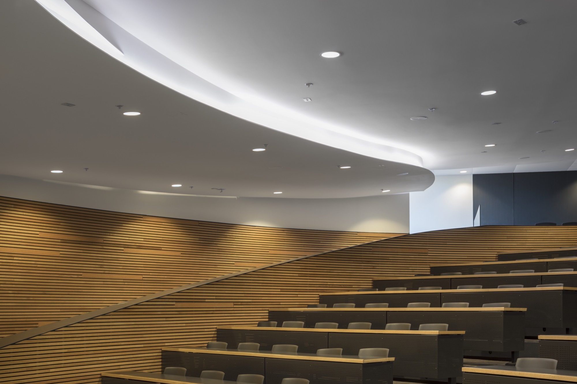 Gallery of Lazaridis Hall / Diamond Schmitt Architects - 17