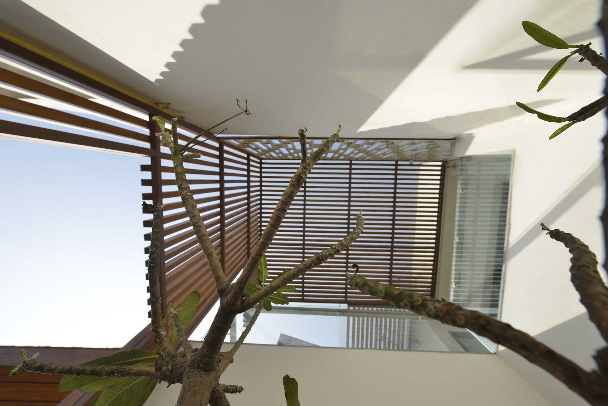 Gallery of J House / Spaces Architects@ka - 20