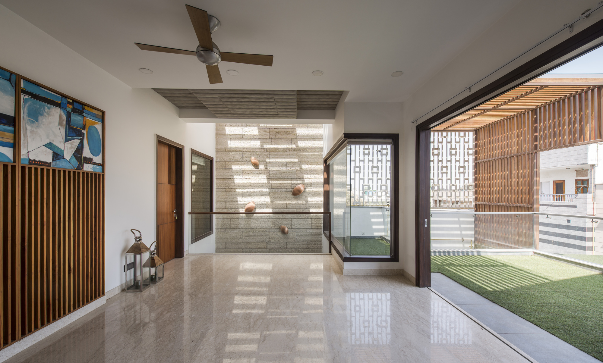 Gallery of J House / Spaces Architects@ka - 6