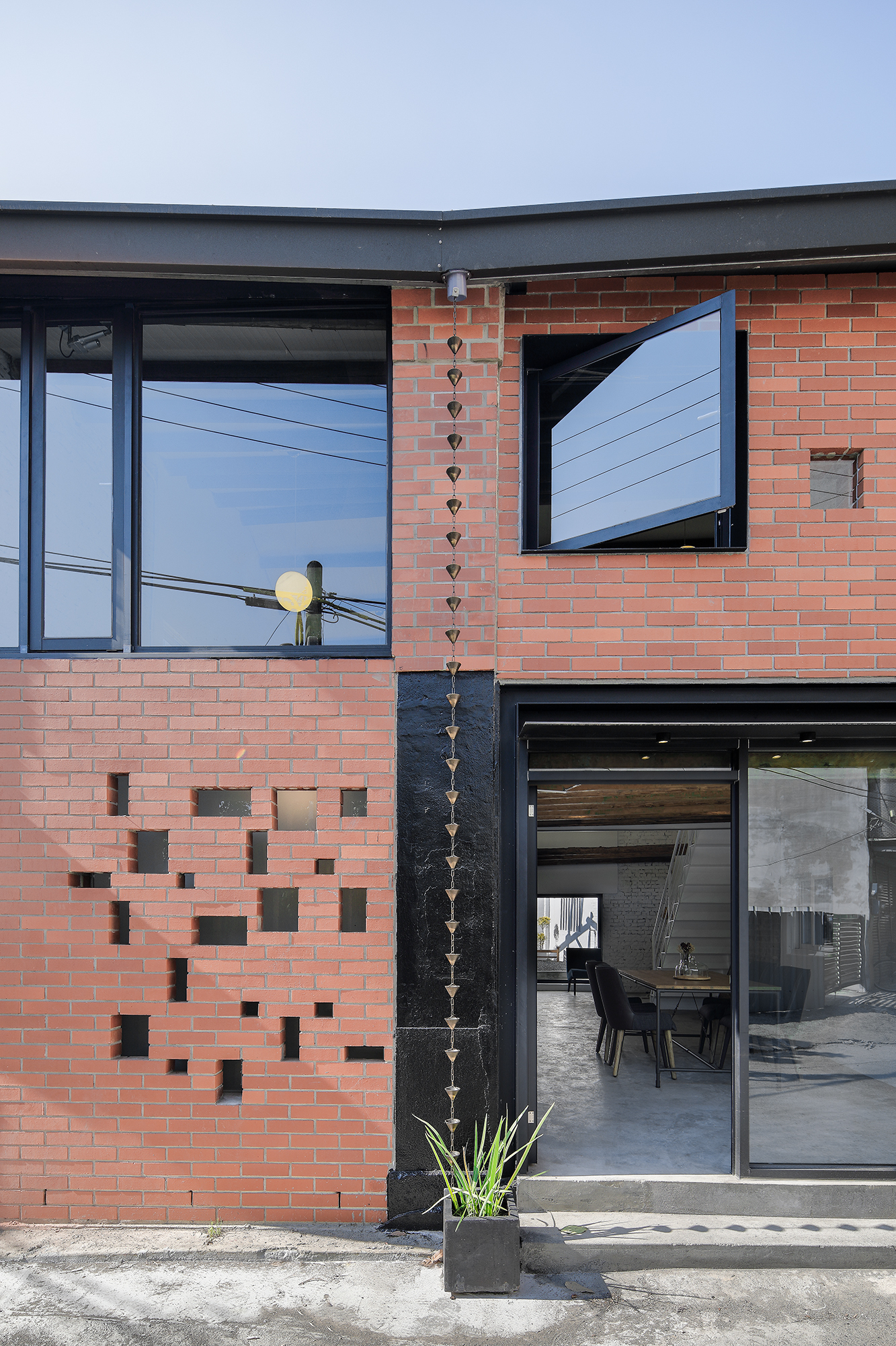 Gallery of Space of Engraving Lights / J.R Architects - 22