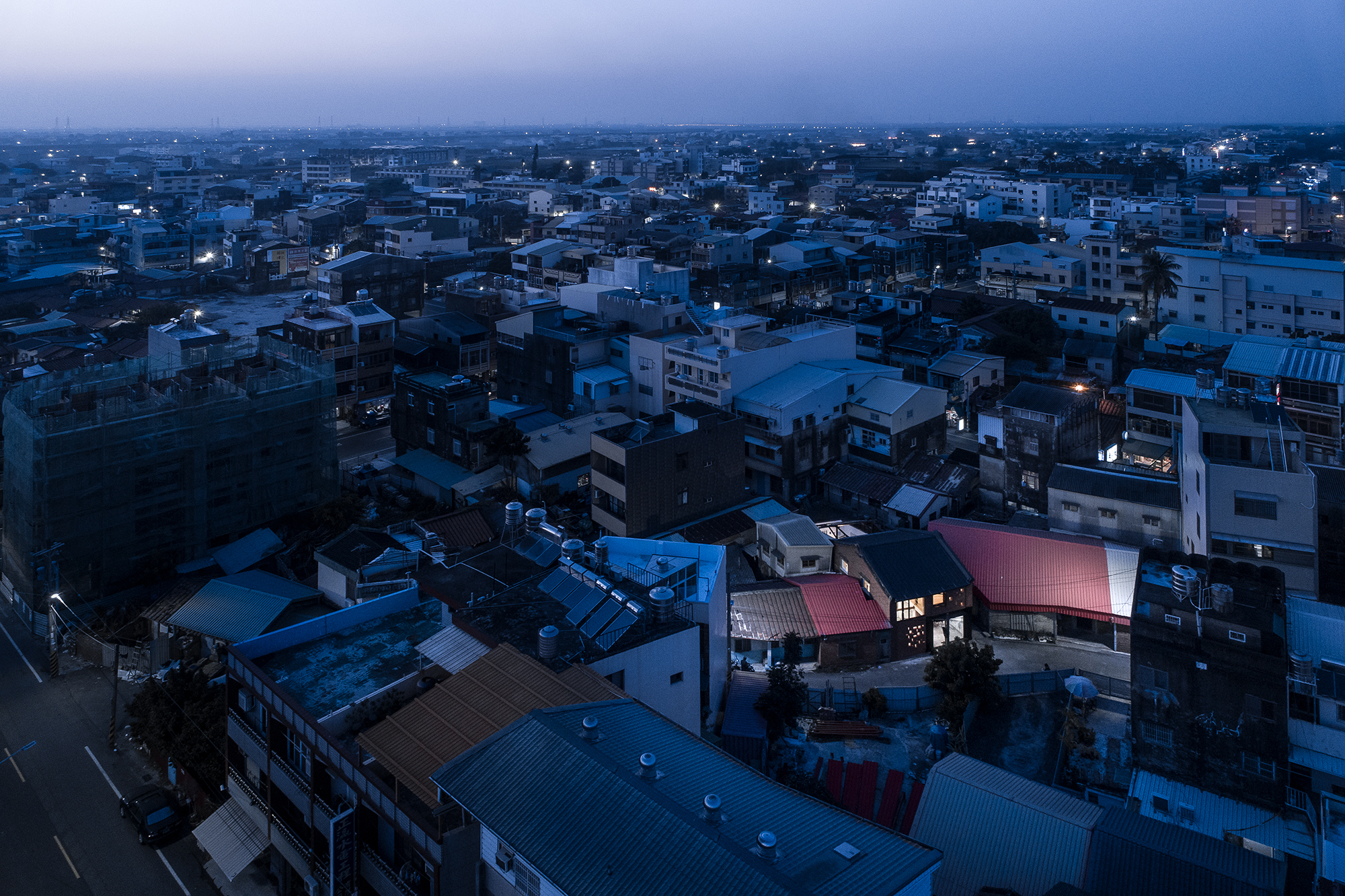 Gallery of Space of Engraving Lights / J.R Architects - 13