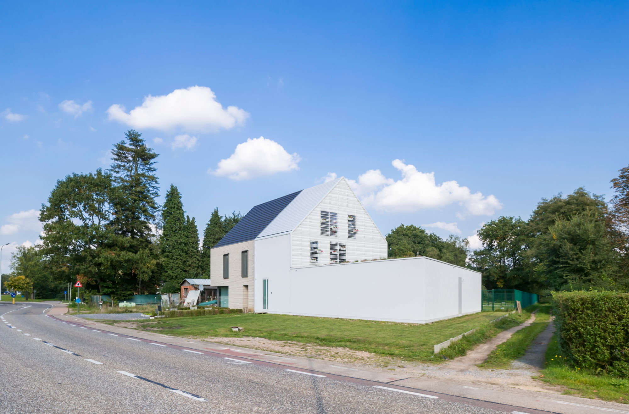 Gallery of House CR / dmvA - 22