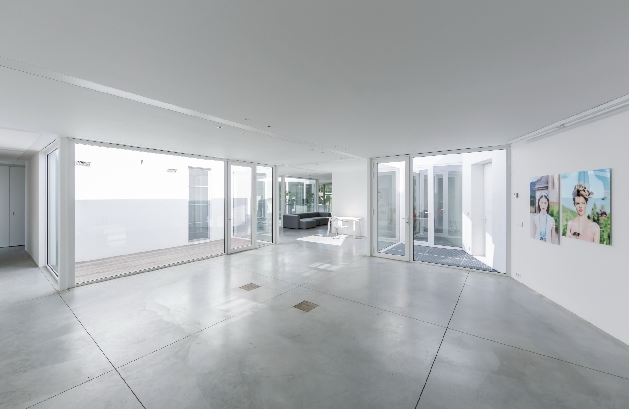 Gallery of House CR / dmvA - 11