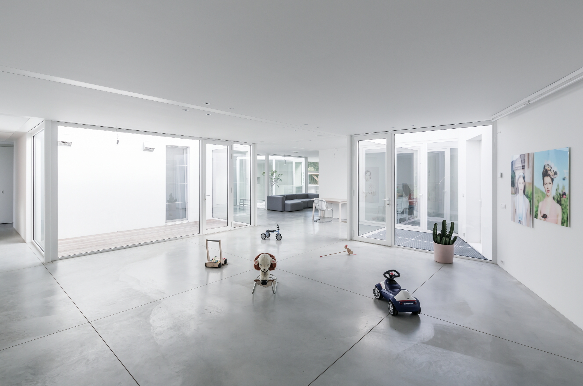 Gallery of House CR / dmvA - 42