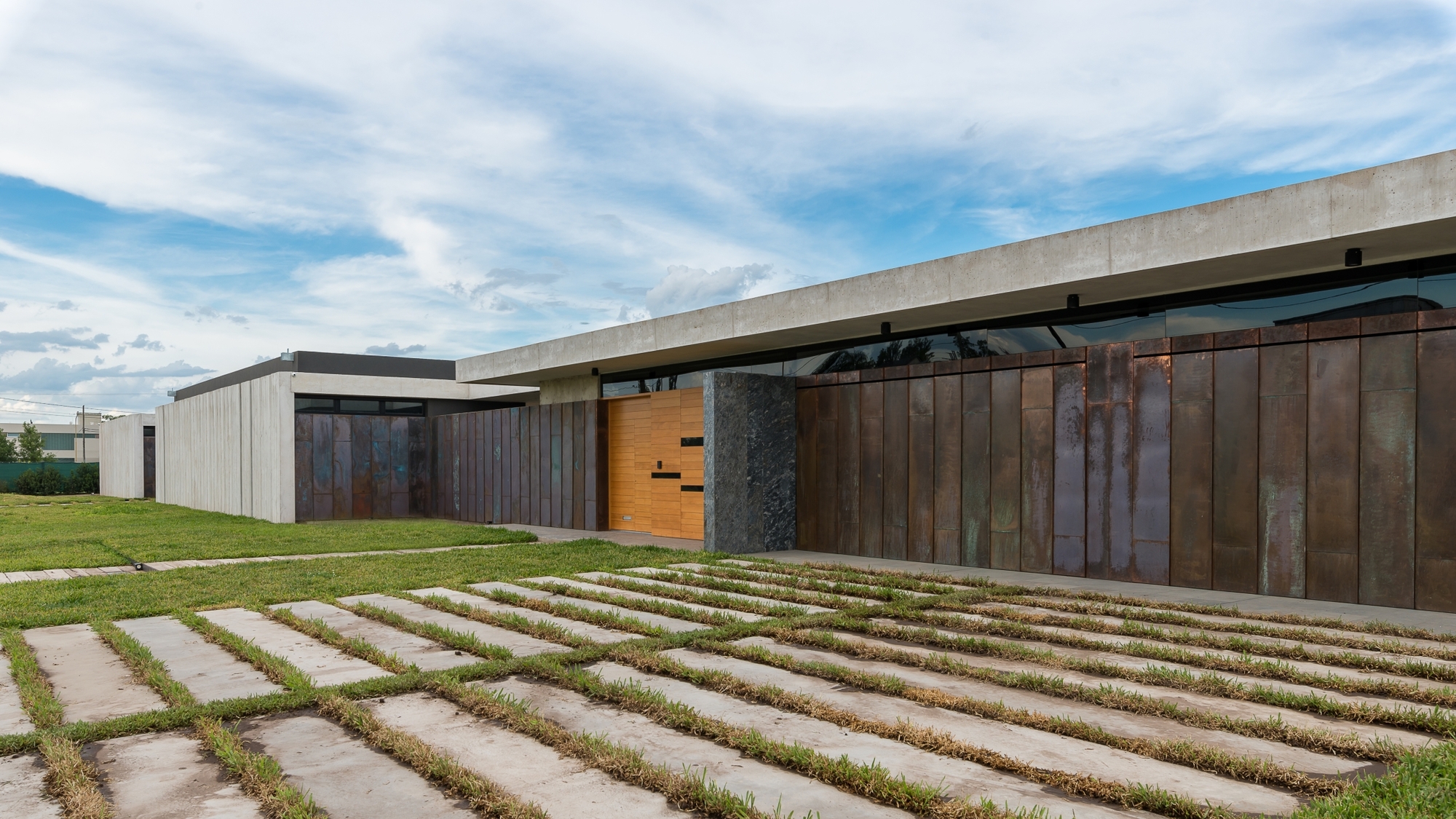 Gallery of House GC / Roberto Benito - 13