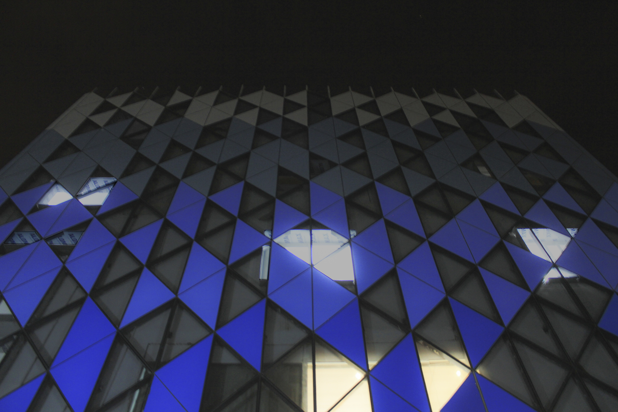 Gallery of Tri-Tessellate / AKDA - 16