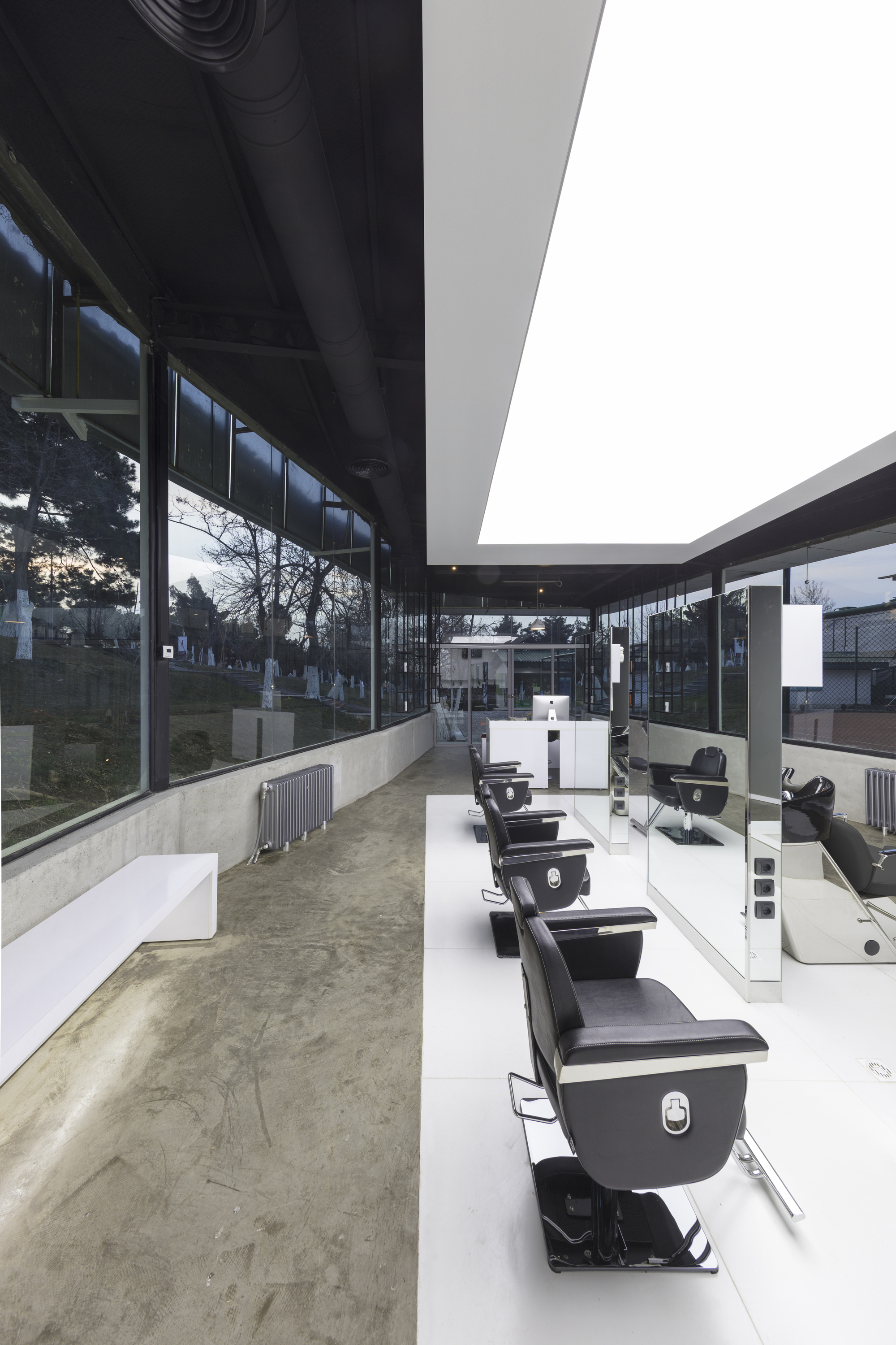 Gallery of VIP Hair Club / 4 Architecture Studio - 6