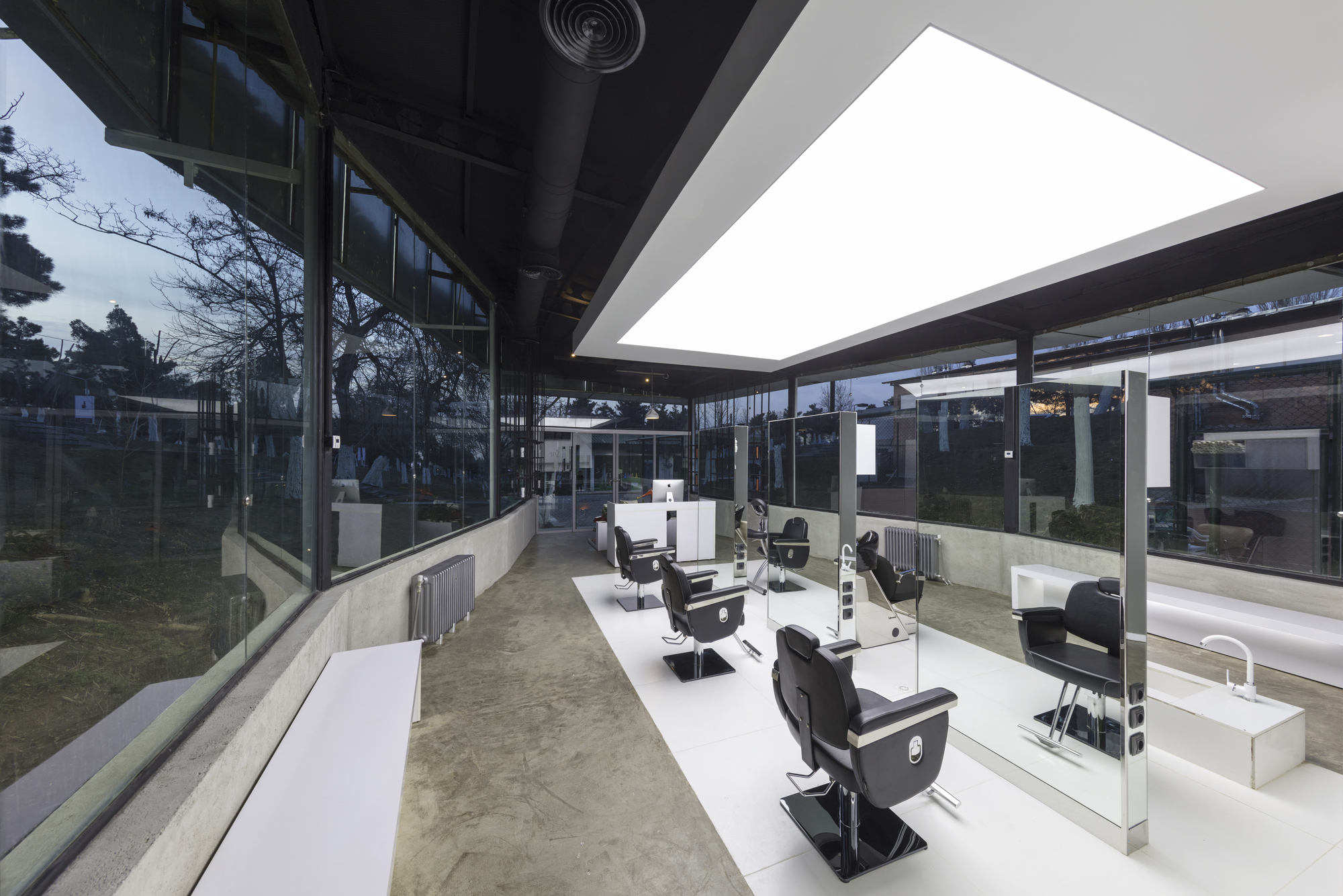 Gallery of VIP Hair Club / 4 Architecture Studio - 8