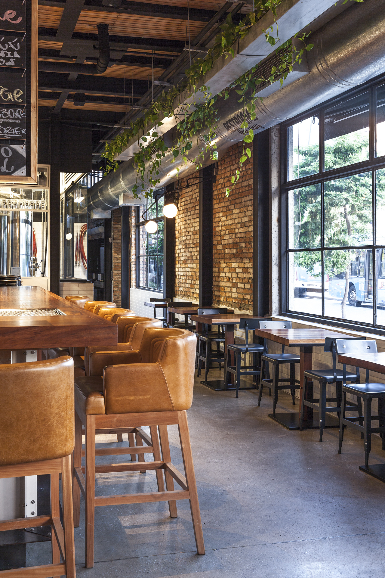 Gallery of Goose Island Brewhouse / SuperLimão + McKinley Burkart - 25