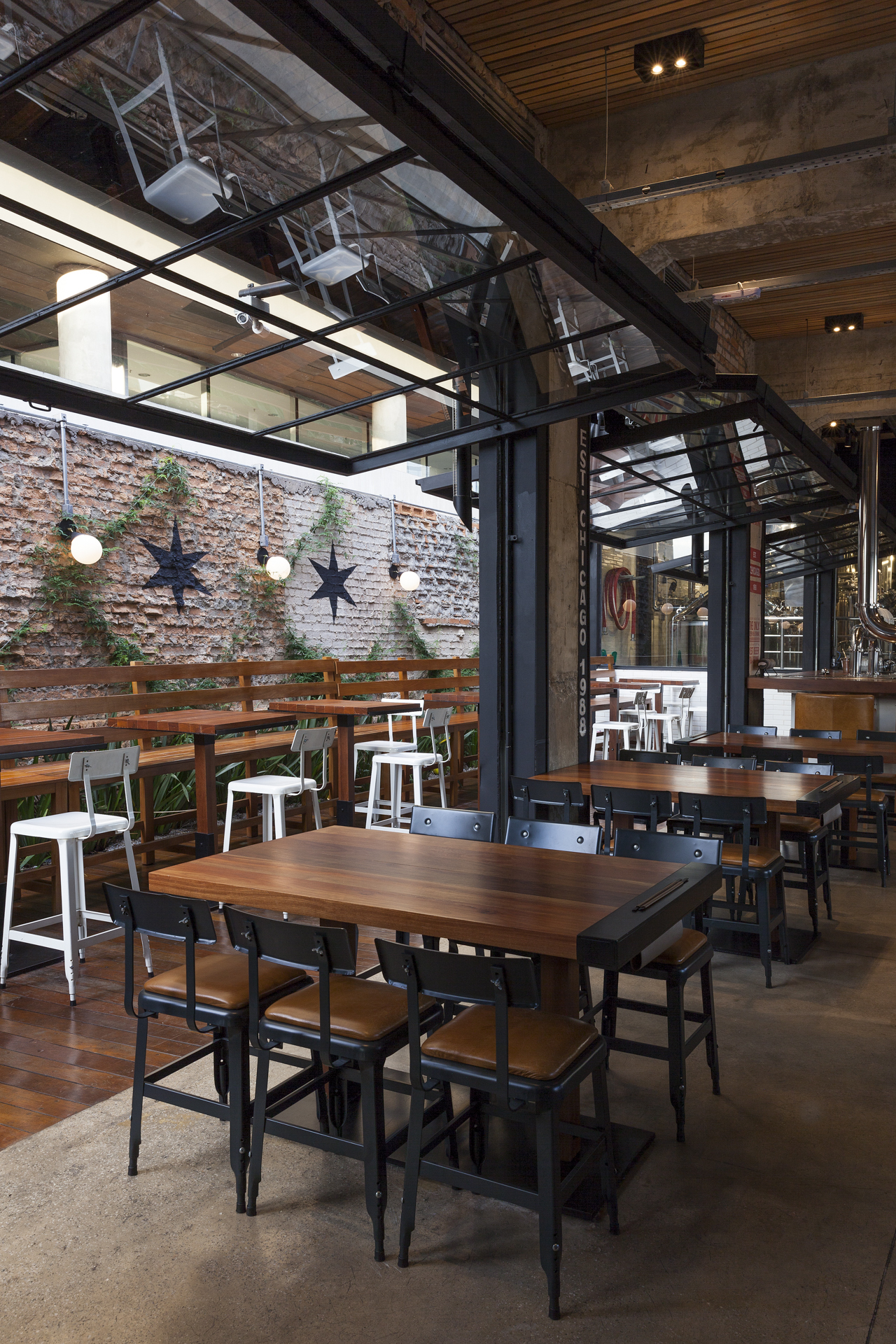 Galeria de Goose Island Brewhouse / SuperLimão + McKinley Burkart - 20