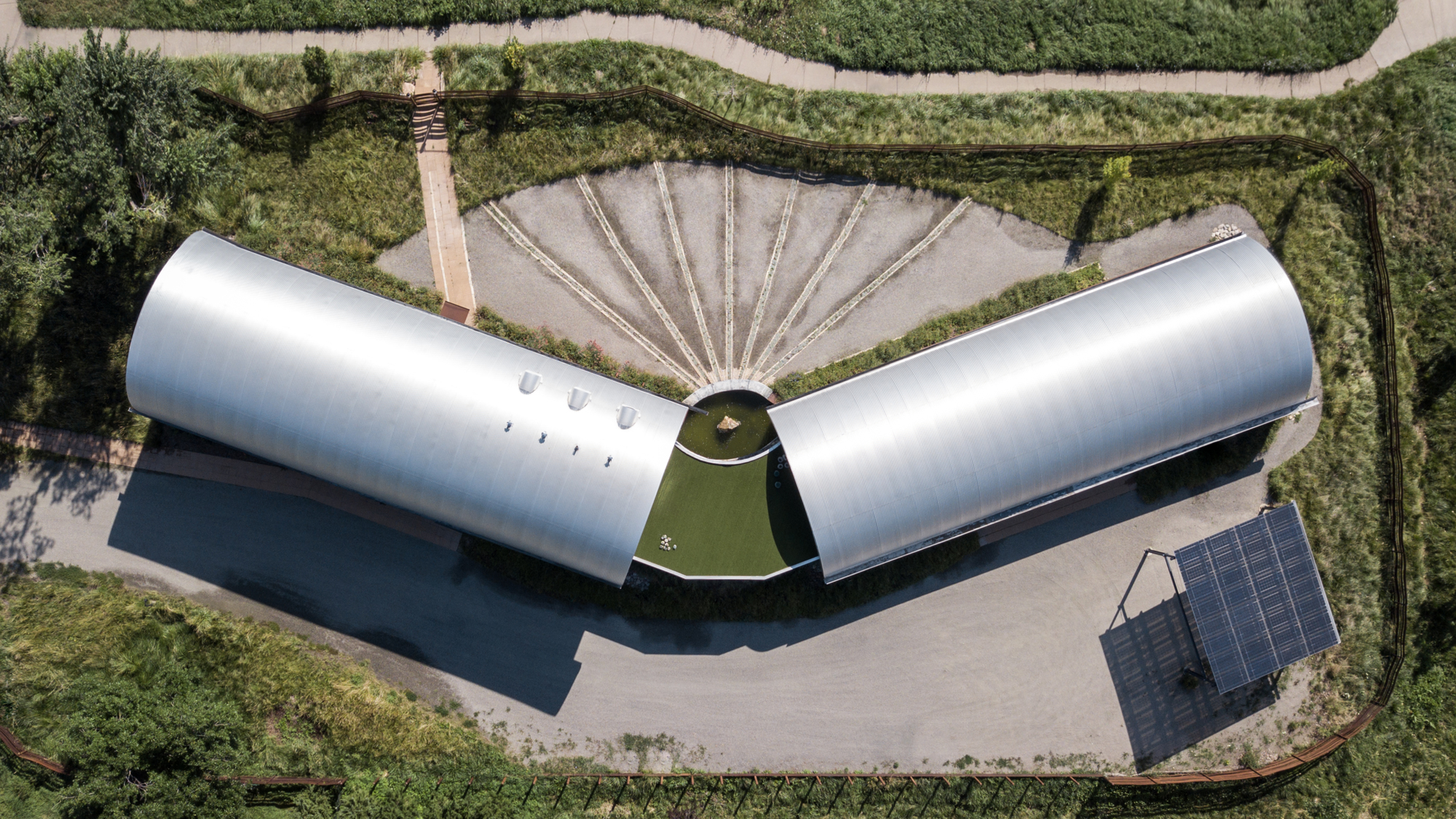 Gallery of Swoon Art House / Tres birds workshop - 25