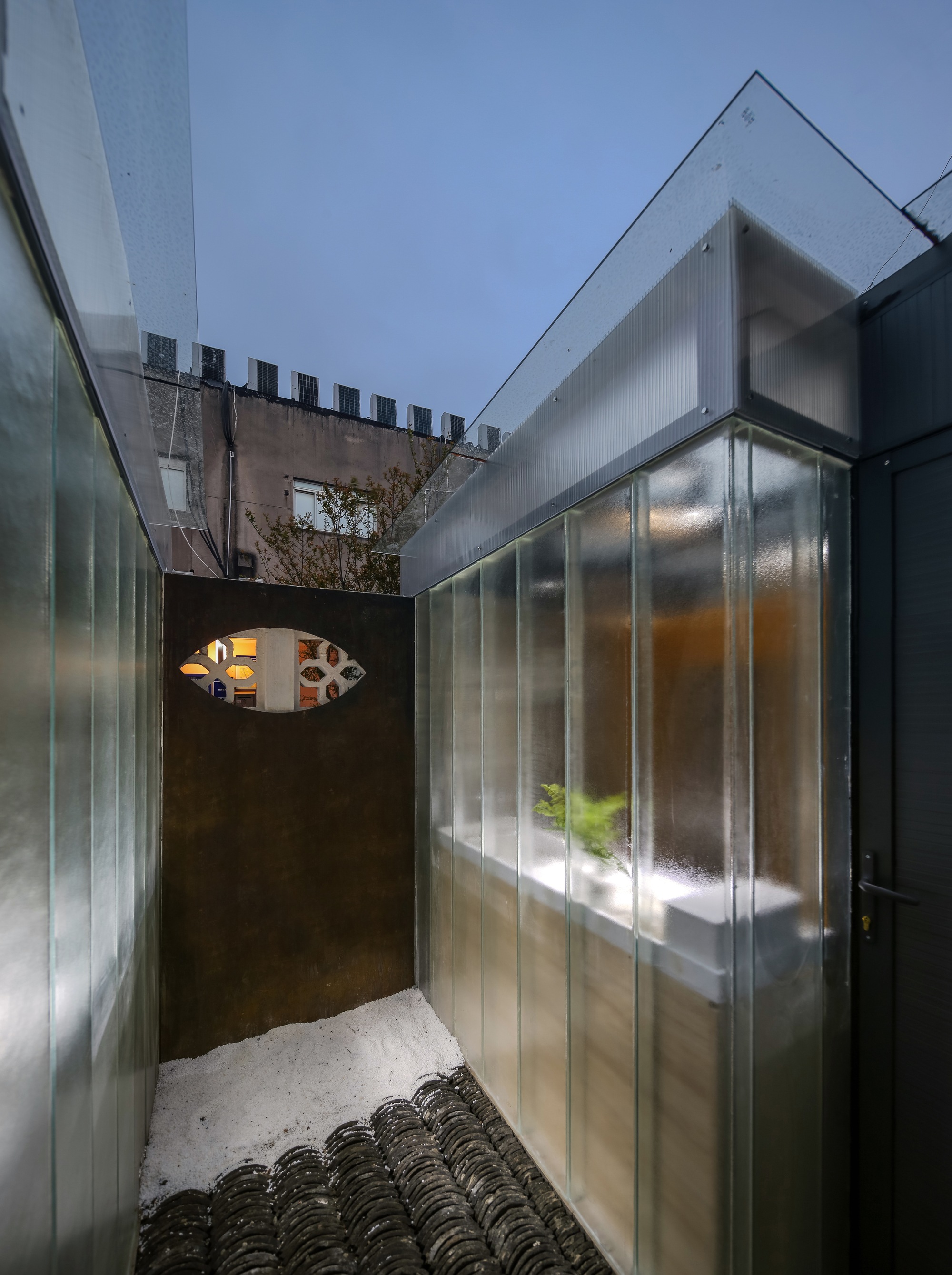 Gallery of Home of Pets / HDD - 7