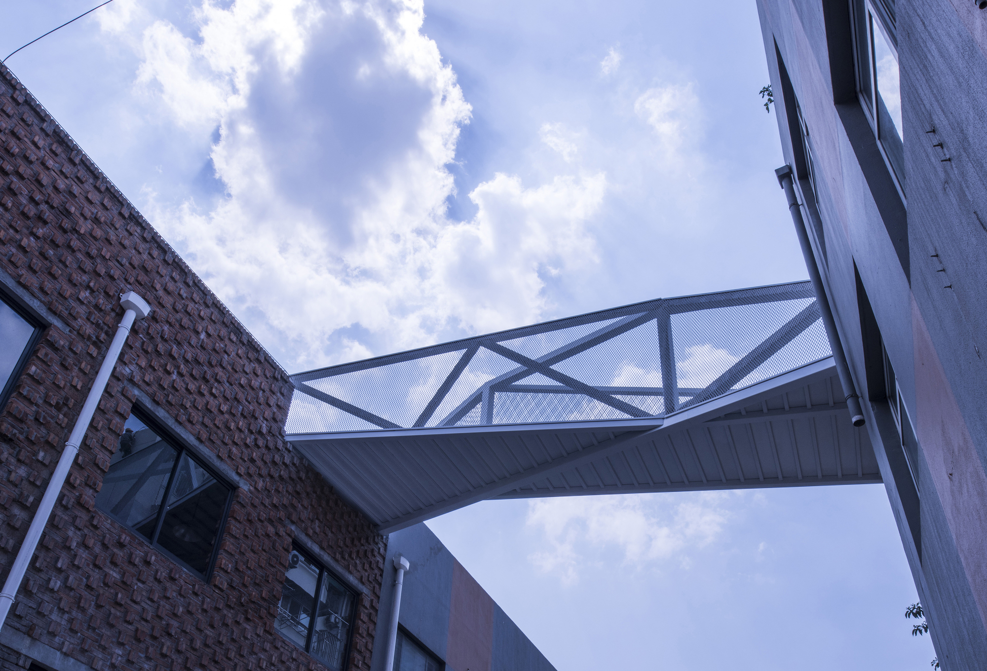 Gallery of X Bridge / Atelier Groundwork Architecture - 7