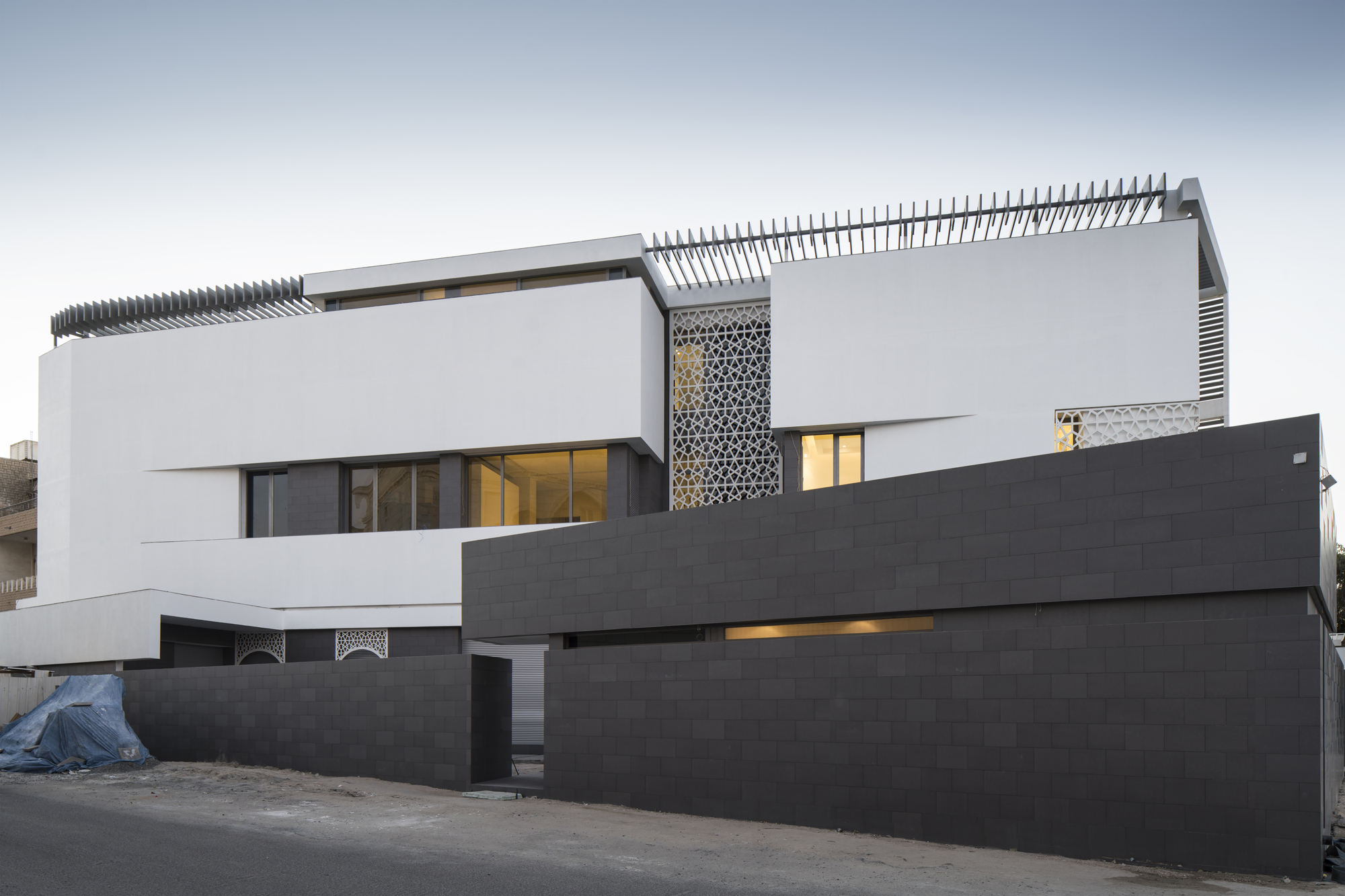 Gallery of Slice House / Alhumaidhi Architects - 5