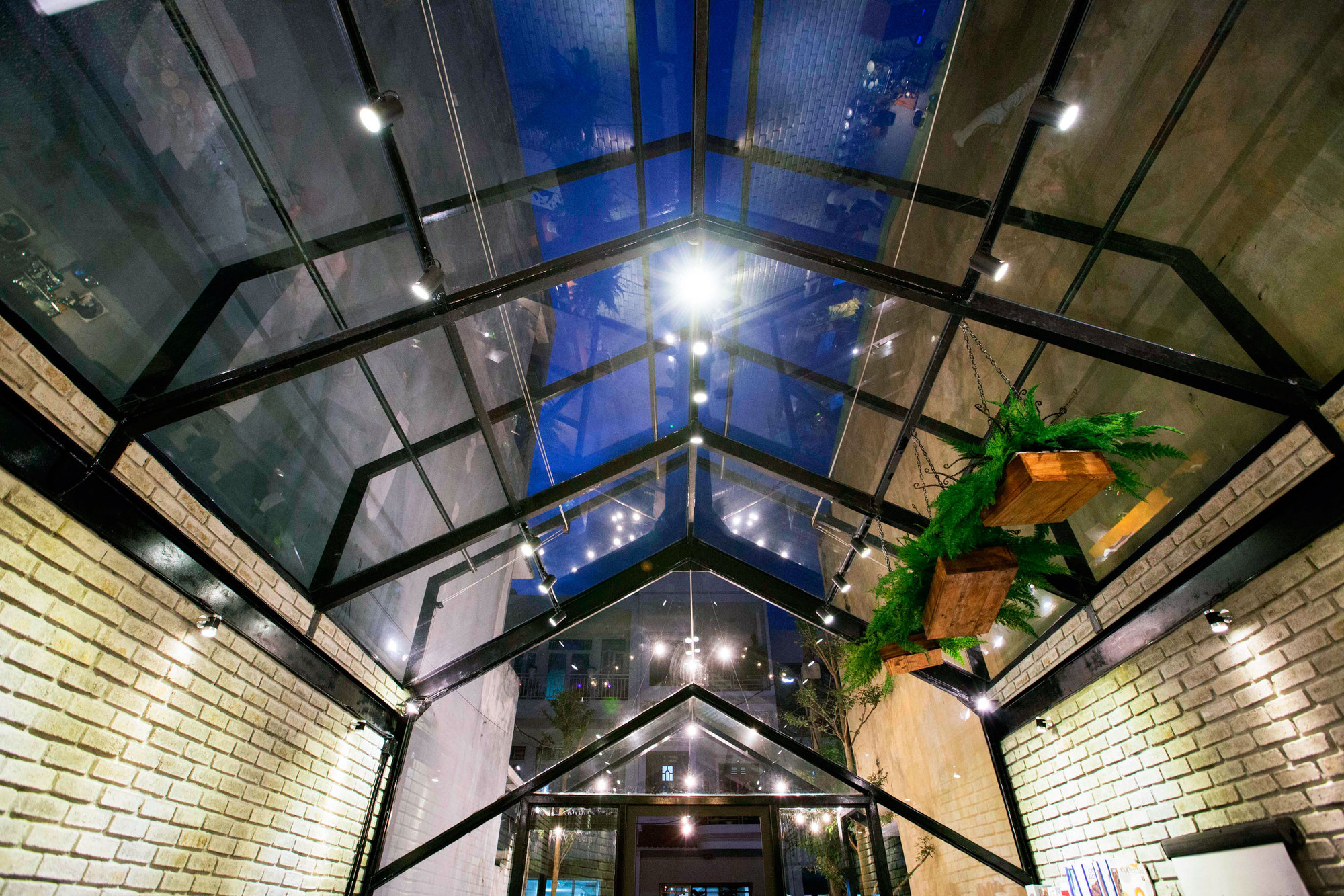 Gallery of Brewman Coffee Concept / 85 Design - 8