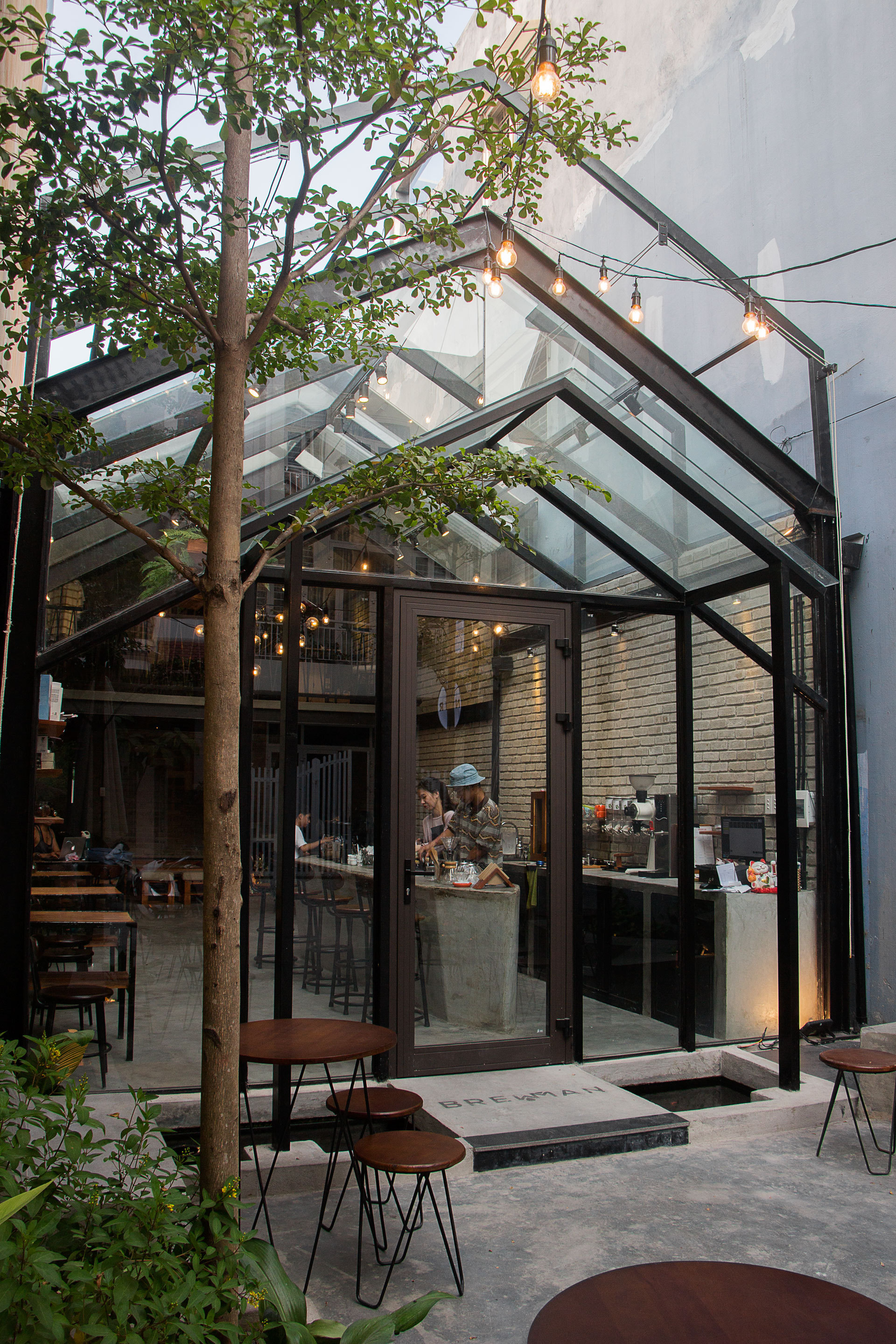 Gallery of Brewman Coffee Concept / 85 Design - 22