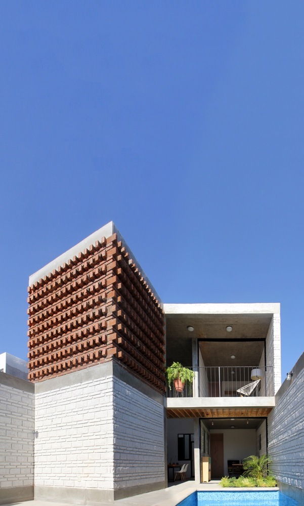 Gallery of Mexican Houses That Show the Many Ways to Use Bricks - 9