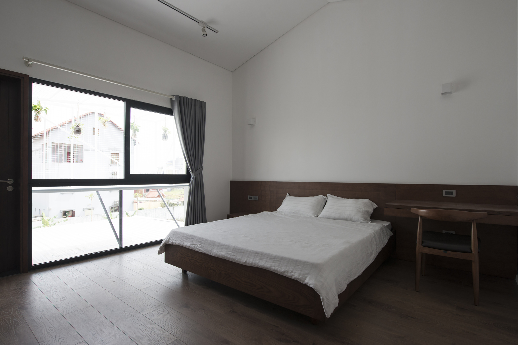 Gallery of 5x12 House / TOOB STUDIO - 27