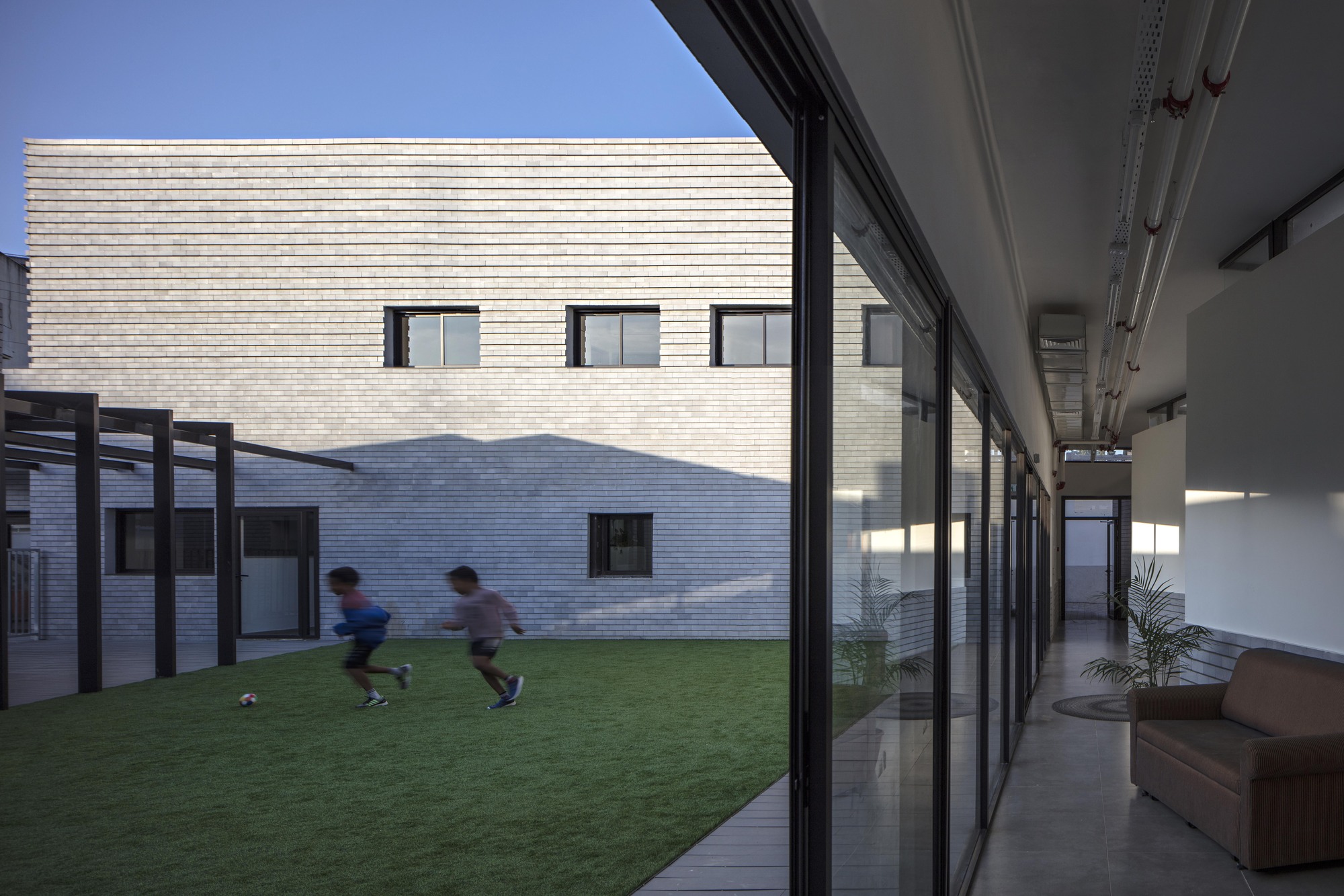 Gallery of Shelter For Victims Of Domestic Violence / Amos Goldreich ...