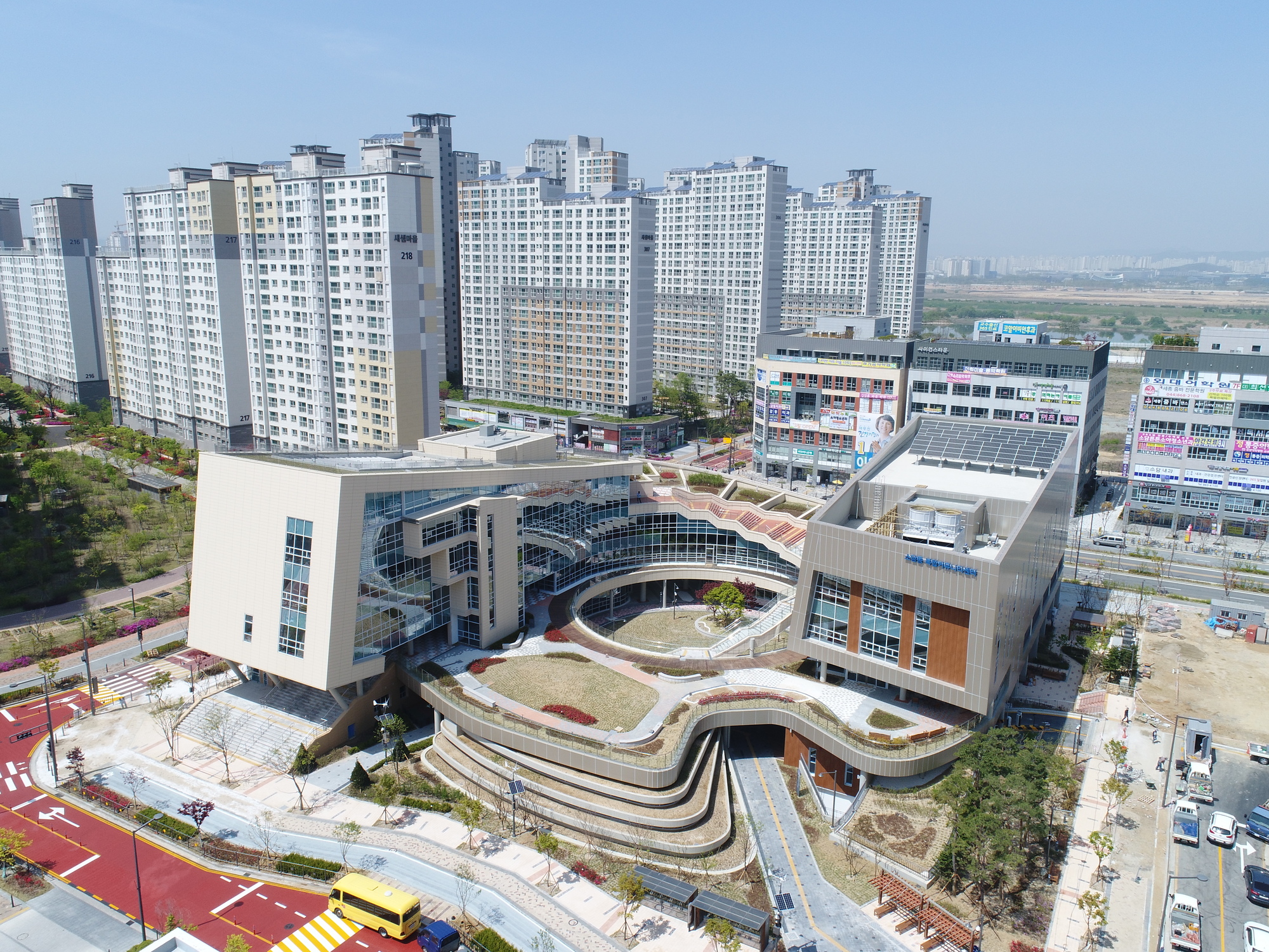 Gallery of Sodam-dong Complex Community Center / Daain Architecture ...